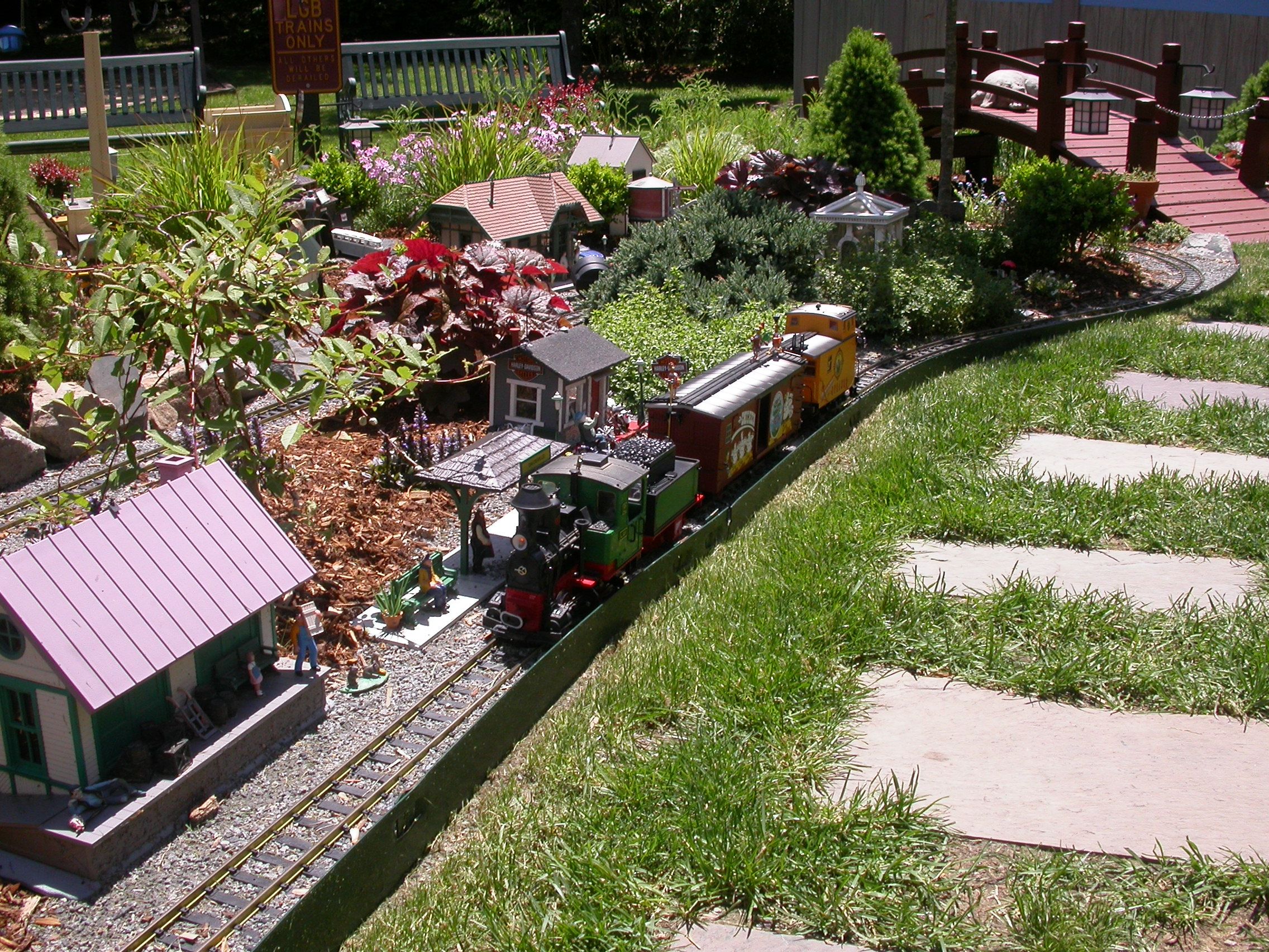 My Backyard Garden Railway (with Pictures) - Instructables