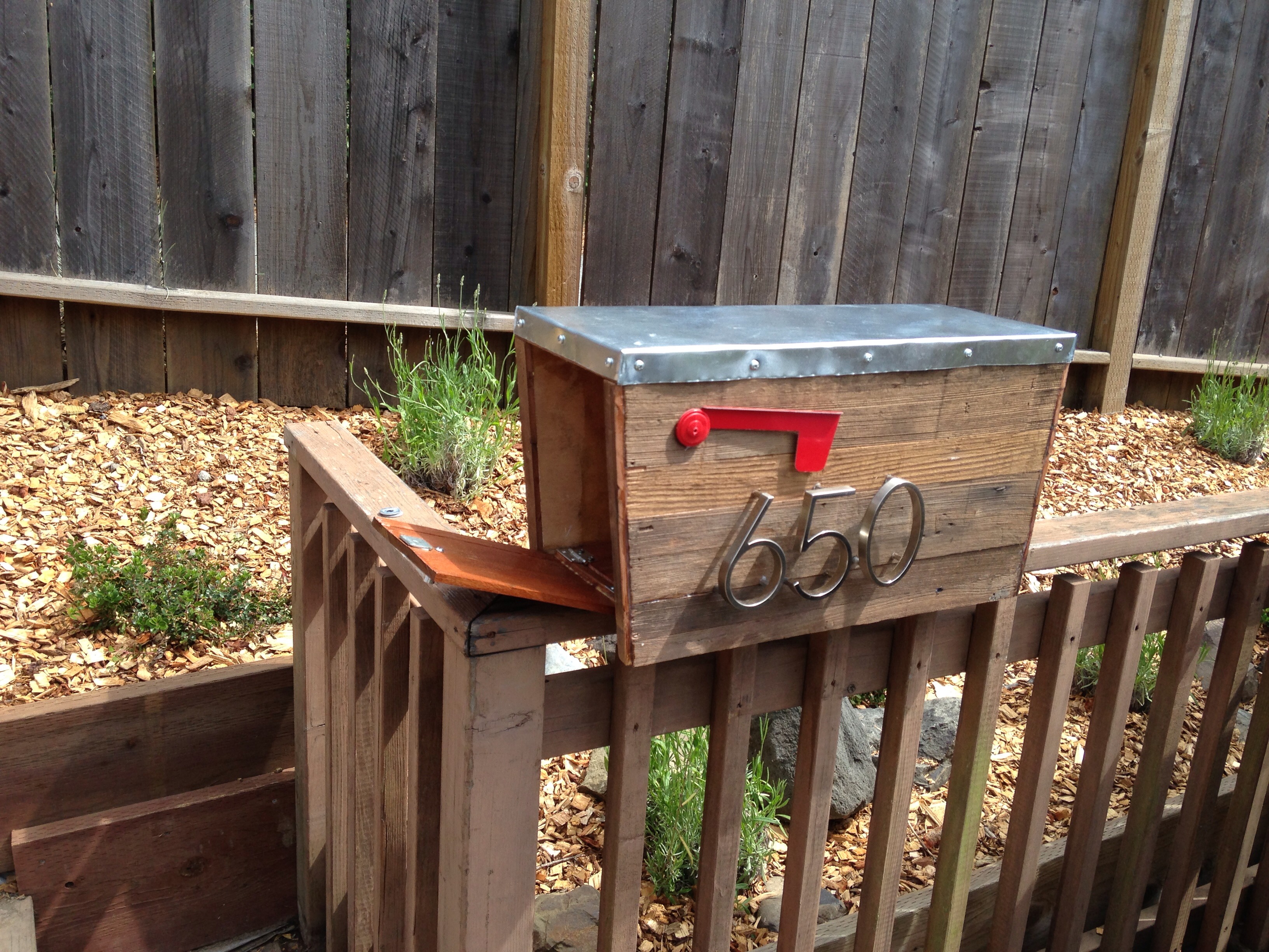 How to Build a Modern Mailbox : 8 Steps (with Pictures) - Instructables