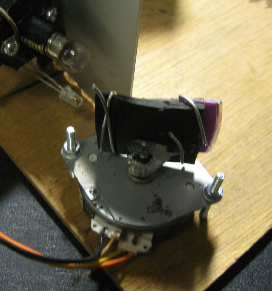 A Simple DIY Spectrophotometer : 8 Steps (with Pictures) - Instructables
