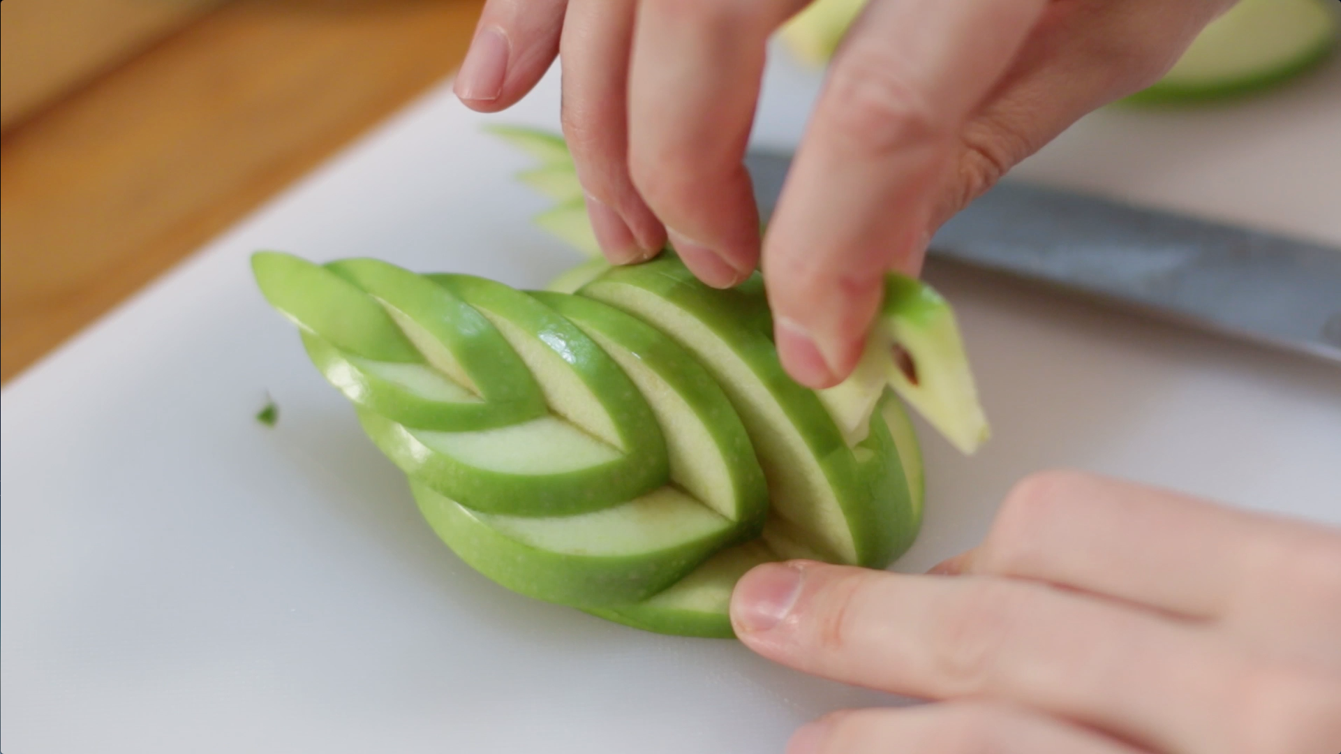 Edible Apple Swan : 9 Steps (with Pictures) - Instructables