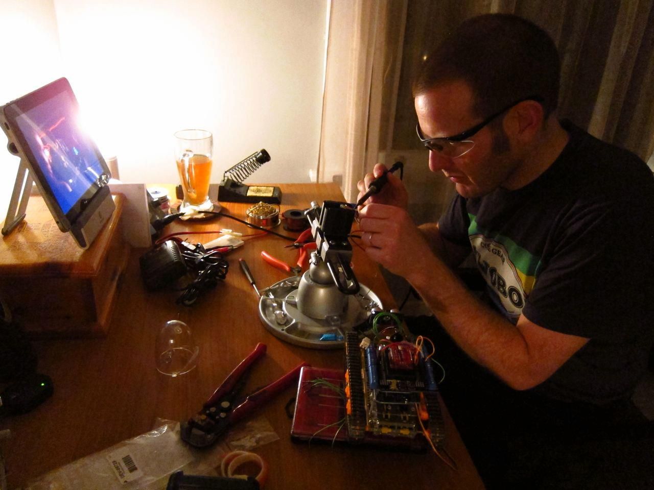 Tankbot - Internet Controlled Tank Robot : 12 Steps (with Pictures ...