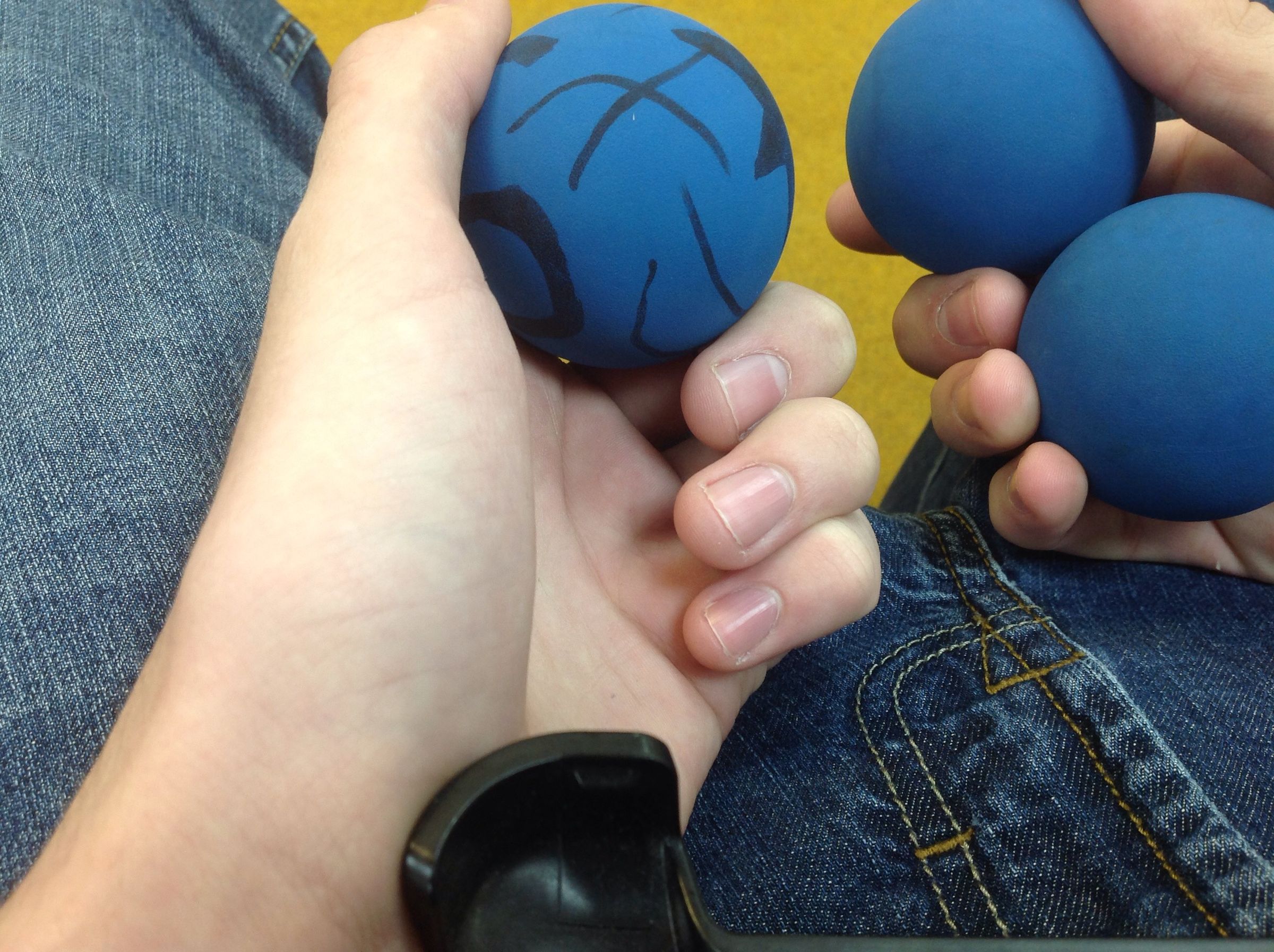 How to Juggle : 5 Steps - Instructables