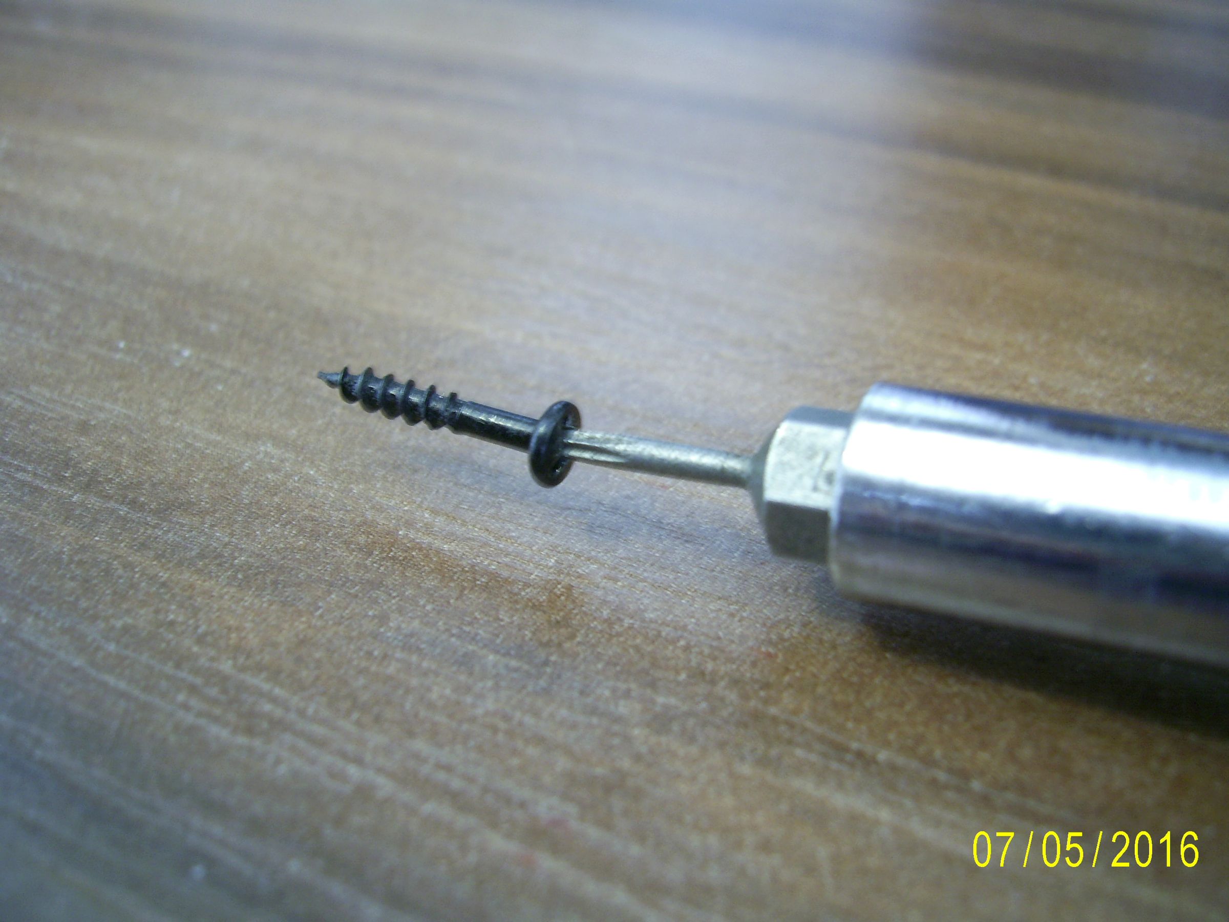 How to Unscrew Three Wing (Three-Pronged) Screws Without a Three ...