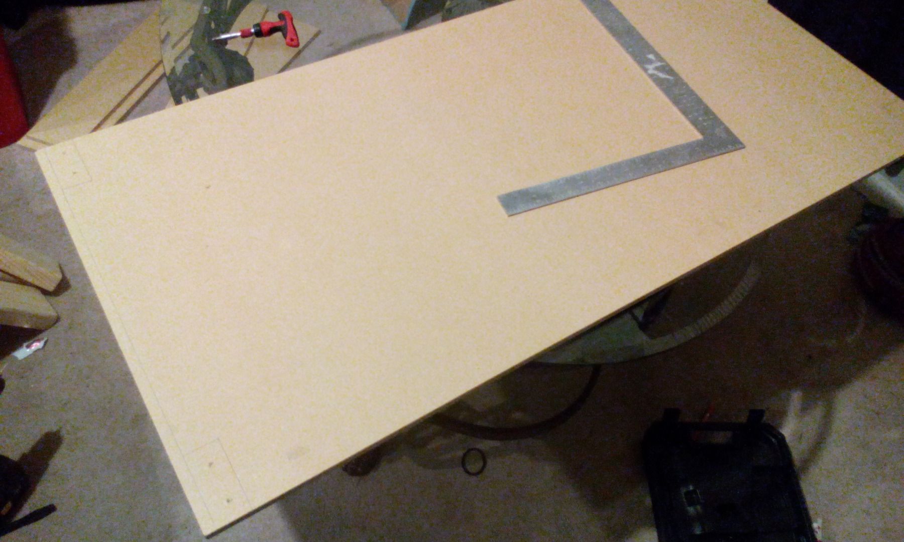 Simple 2' X 4' Computer Desk : 6 Steps (with Pictures) - Instructables