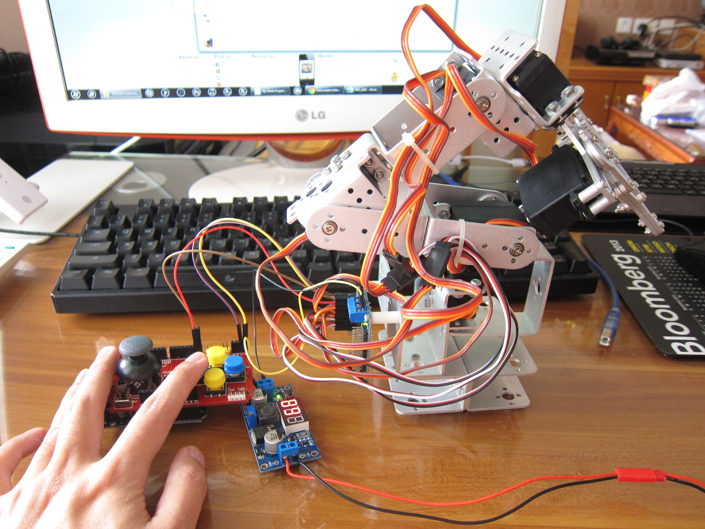 My Ninth Project: Robot Arm With Joystick Shield : 6 Steps (with ...