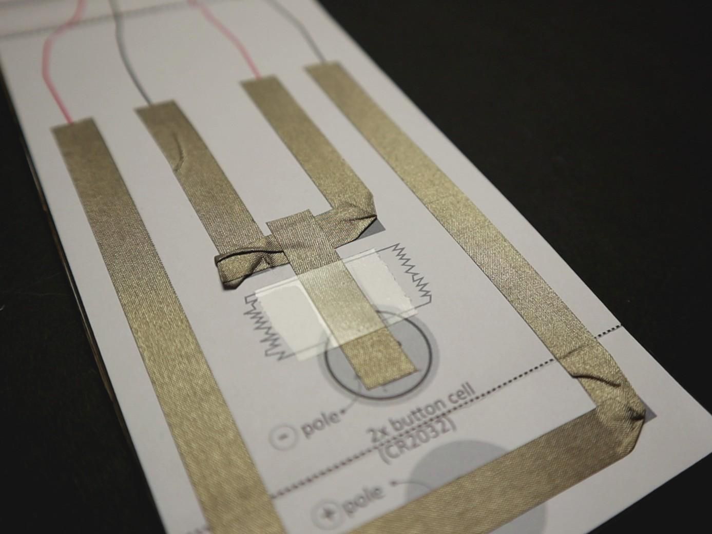 DIY Robotics Plattform Using a Smartphone and Paper Circuits : 11 Steps ...