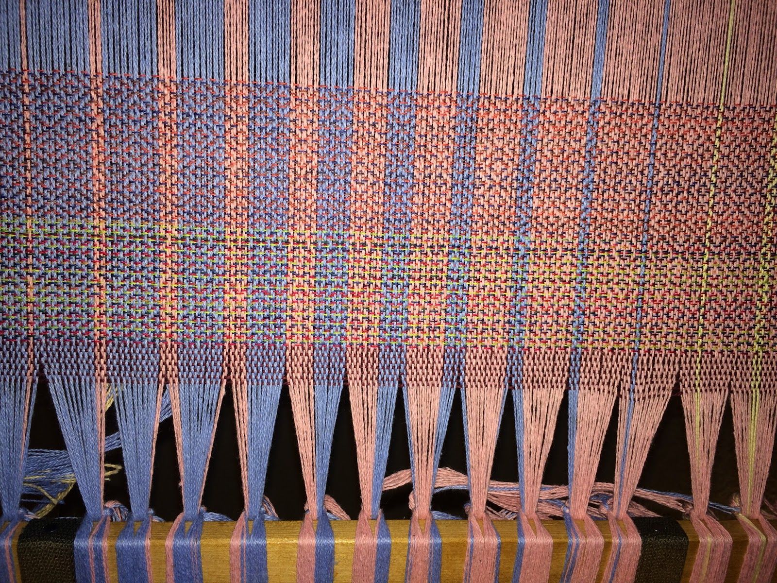 How to Weave a Baby Wrap : 9 Steps (with Pictures) - Instructables