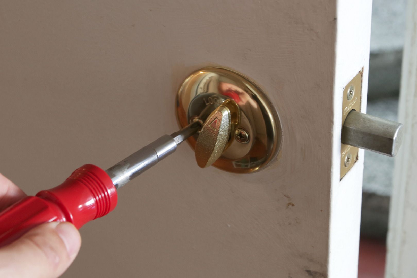 How to Change a Lock : 6 Steps (with Pictures) - Instructables