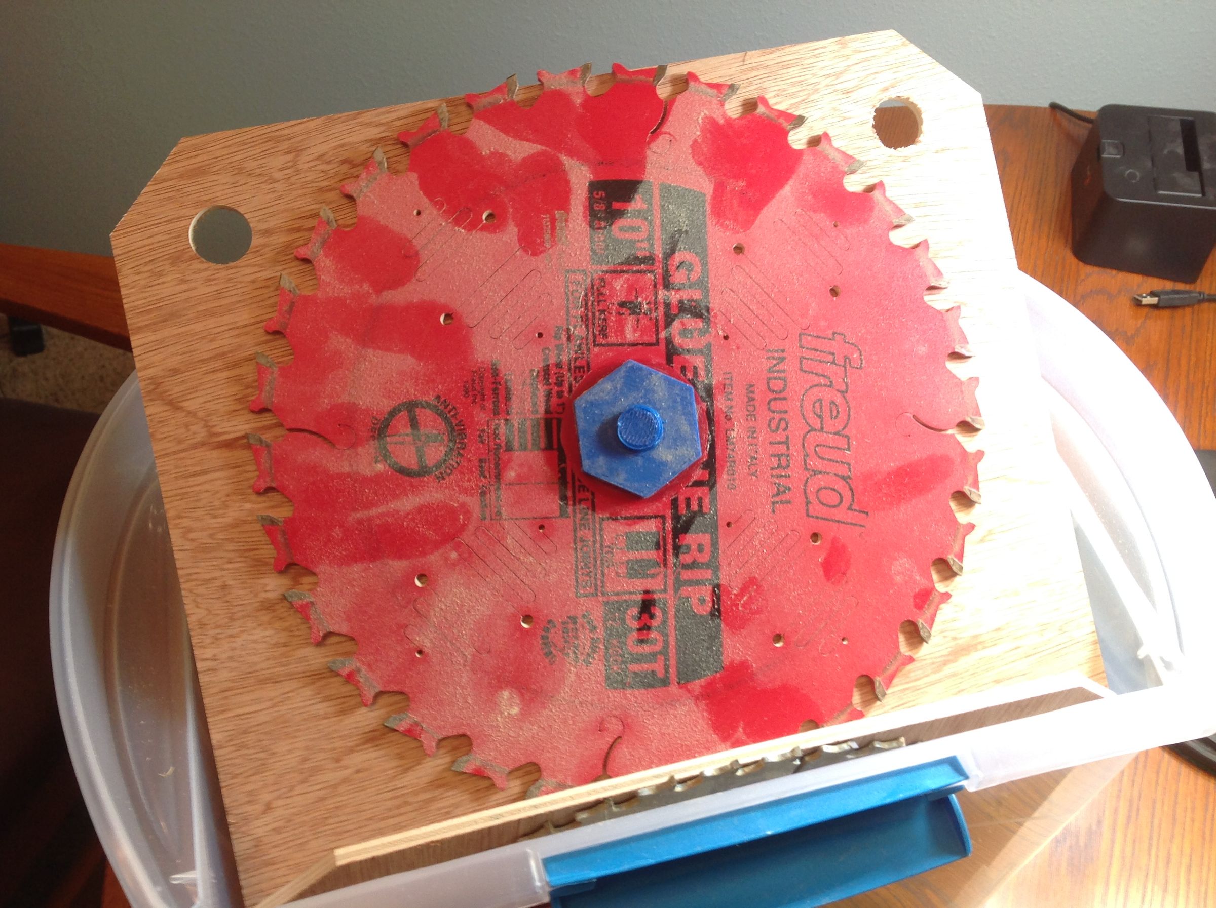 Simplified 10 Inch Saw Blade Storage : 3 Steps - Instructables