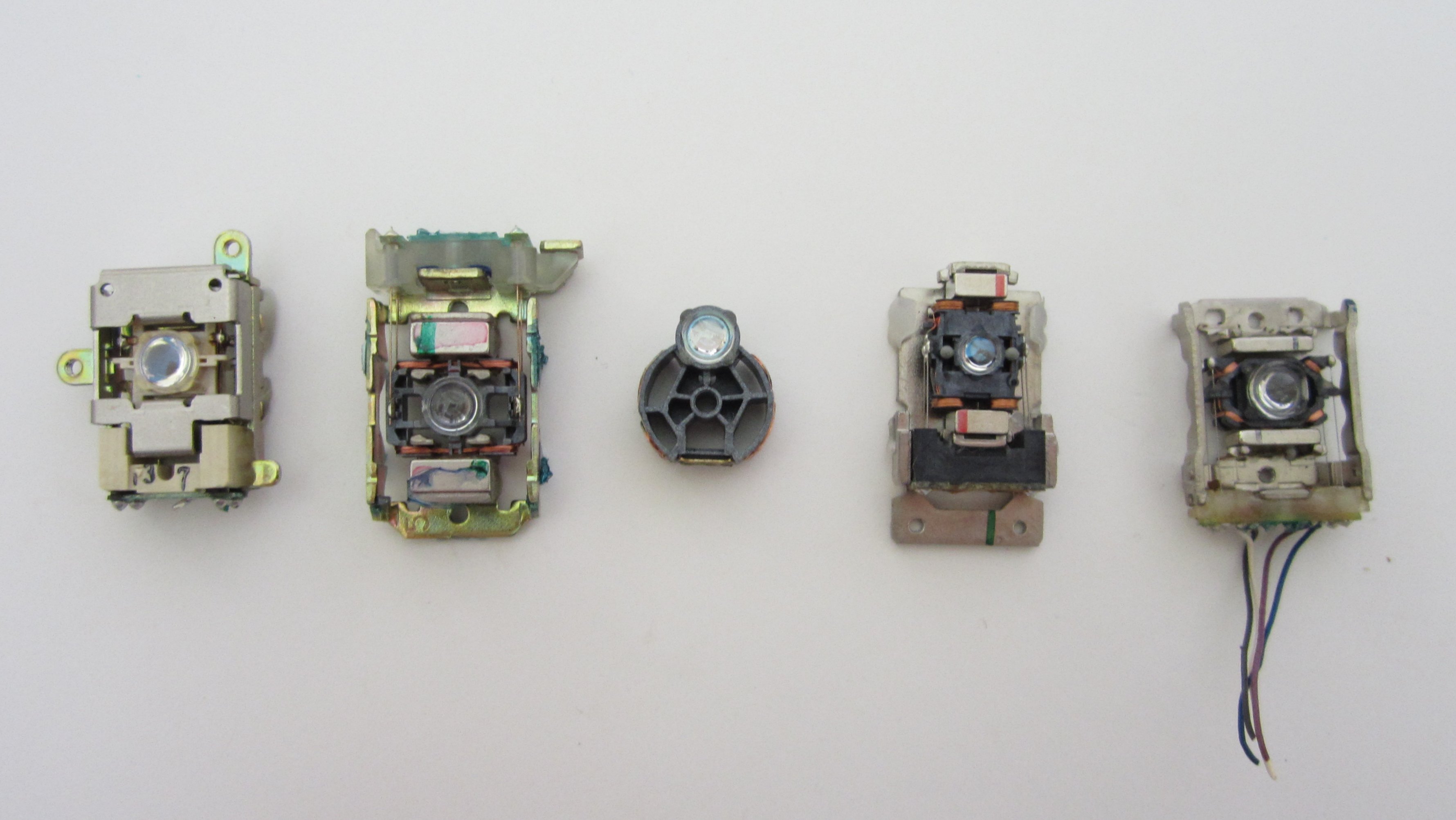 Make Jewelry From Computer Parts : 8 Steps (with Pictures) - Instructables