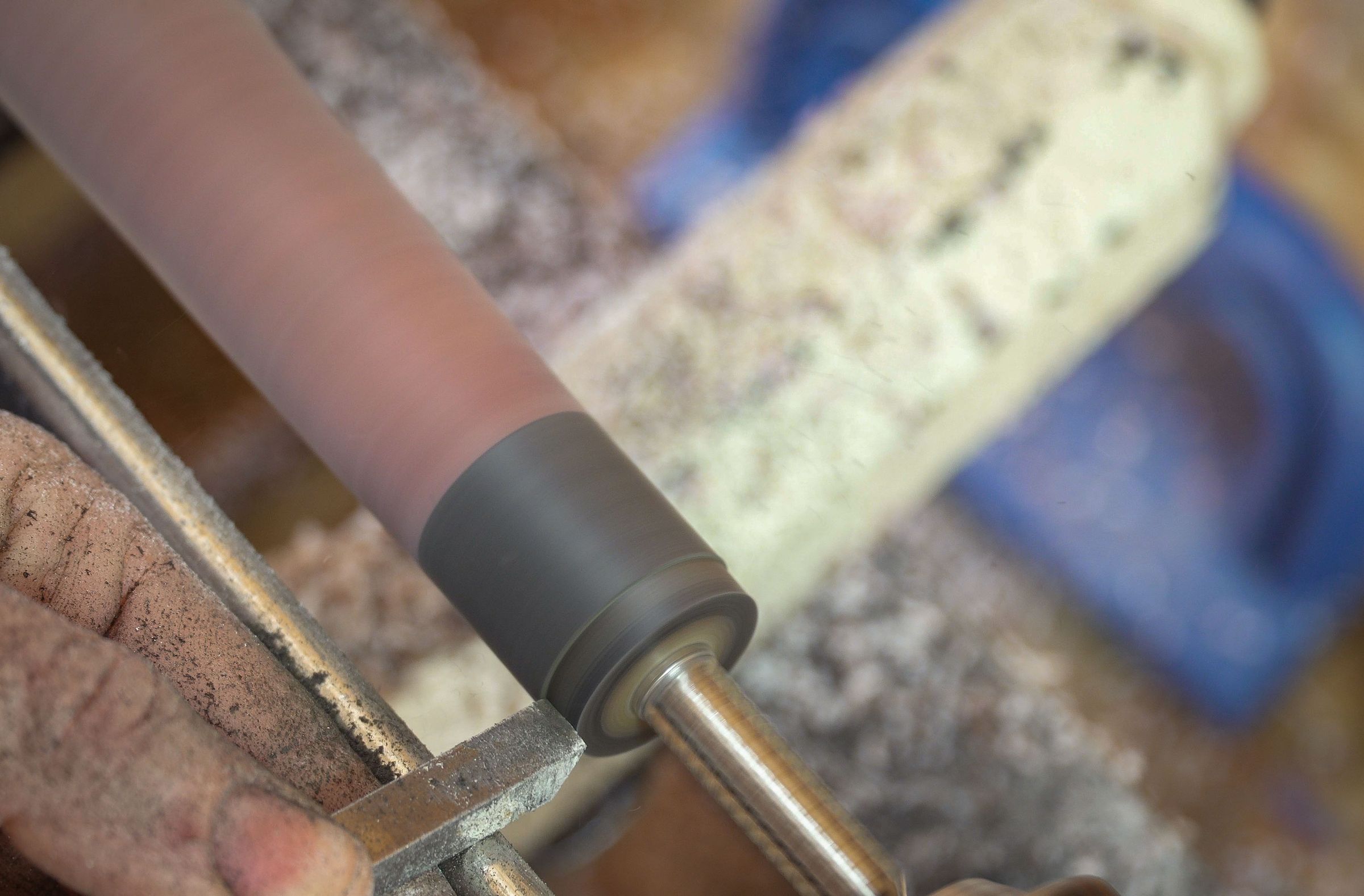 How to Make a Custom Hybrid Epoxy Pool Cue Using a Wood Lathe : 19 ...
