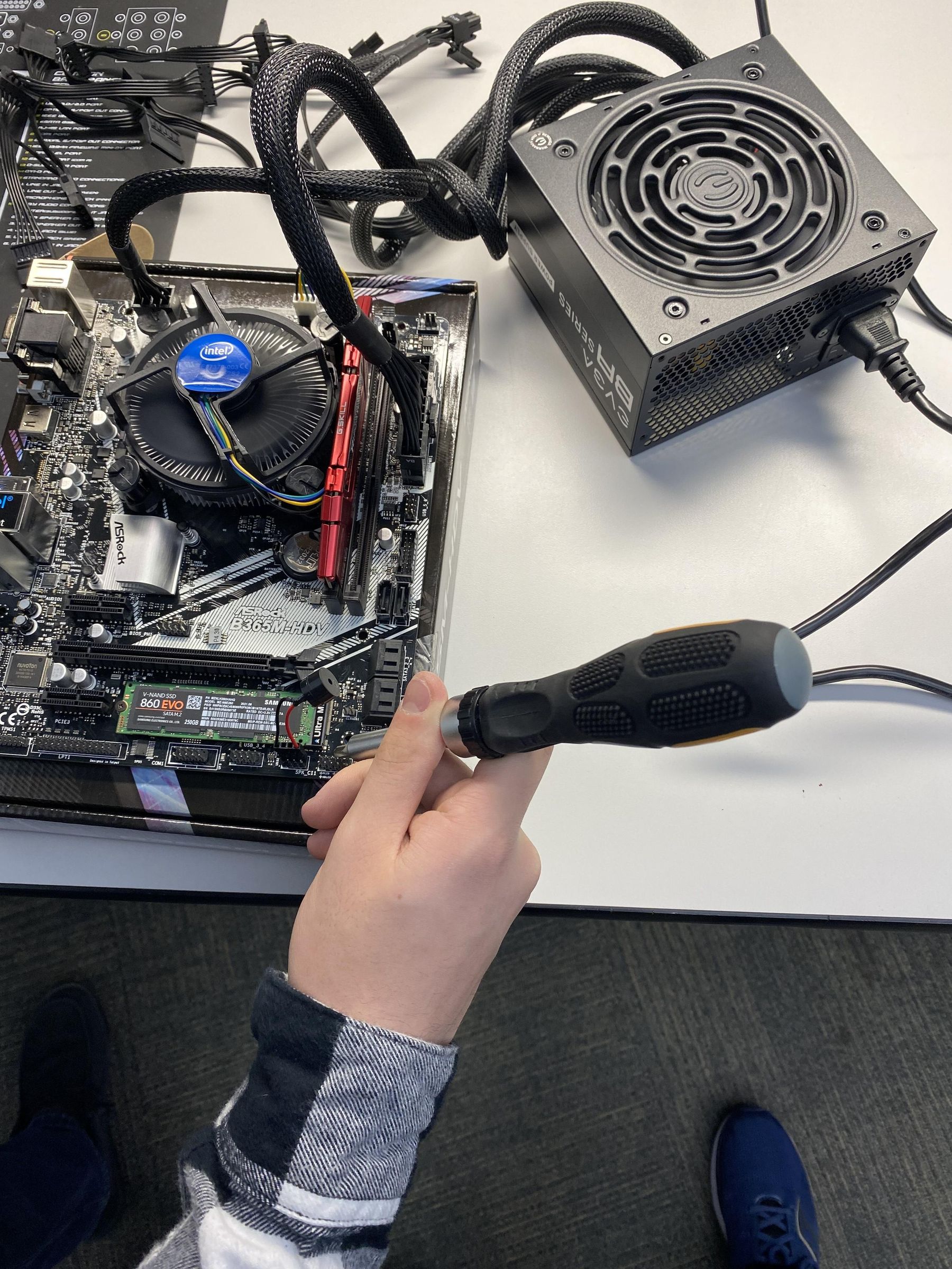 PC Build / Parts : 15 Steps - Instructables