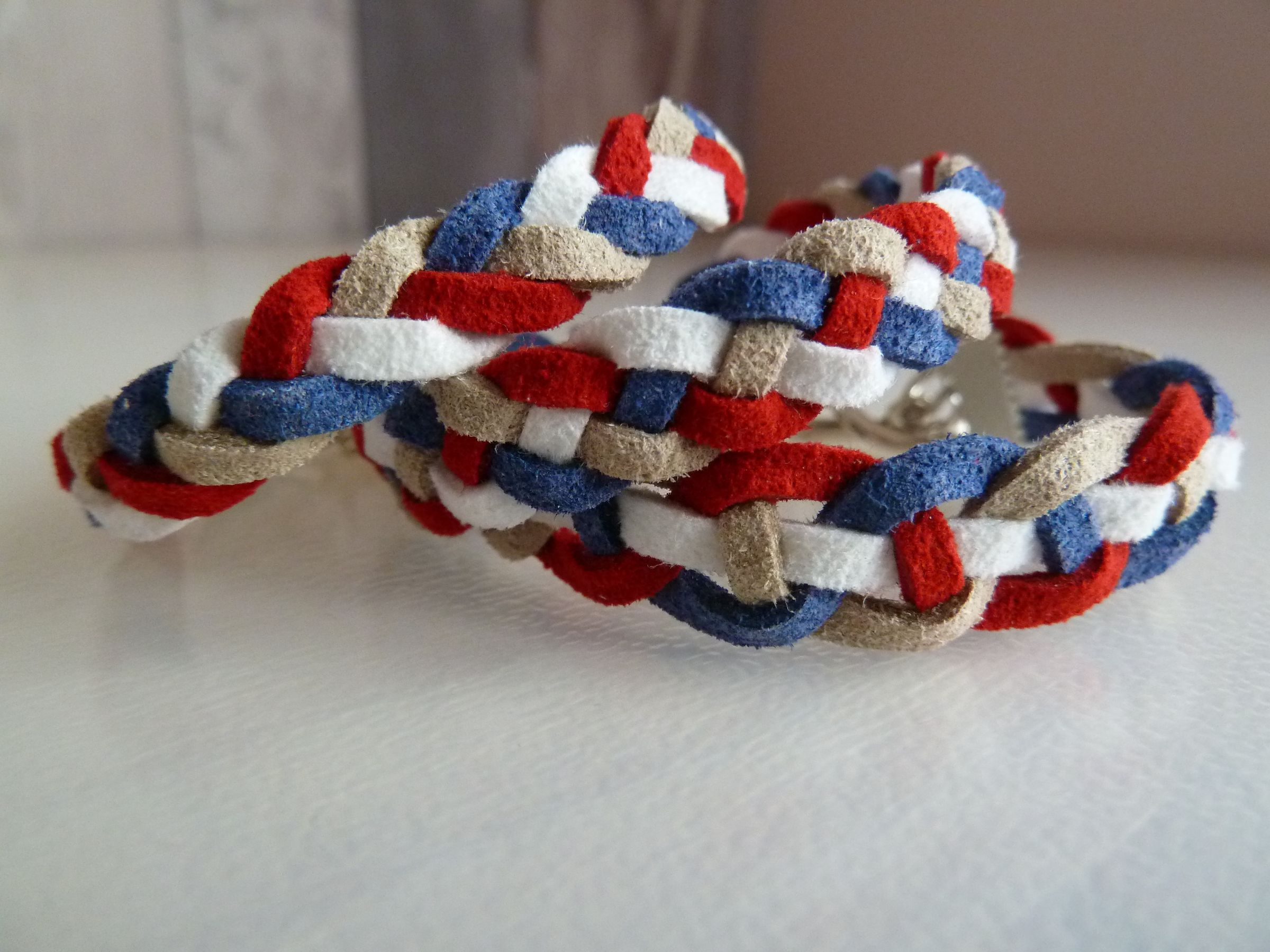 Four Strands Braided Bracelets : 8 Steps (with Pictures) - Instructables
