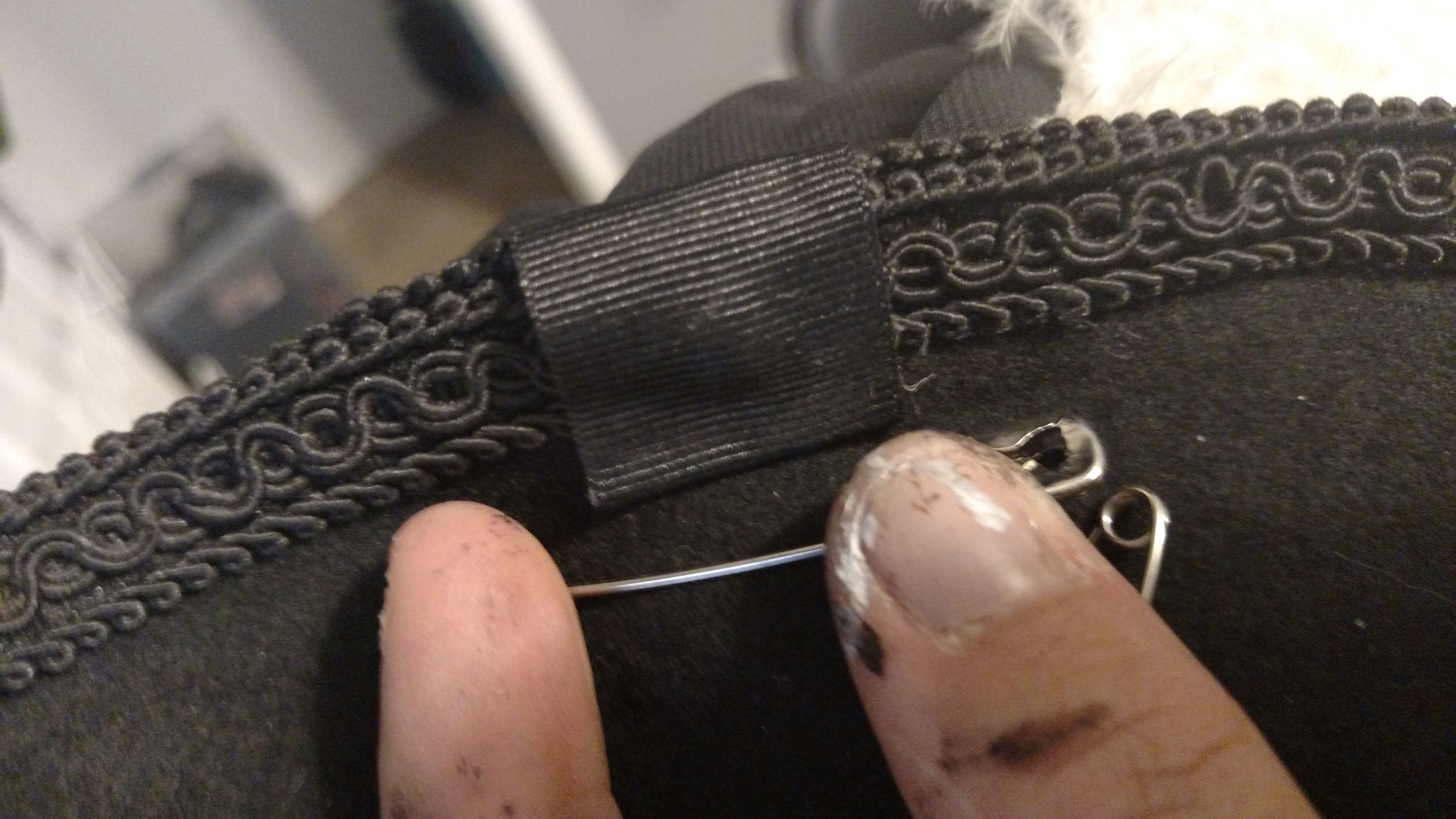 Quality Easy Pirate Hat : 4 Steps (with Pictures) - Instructables