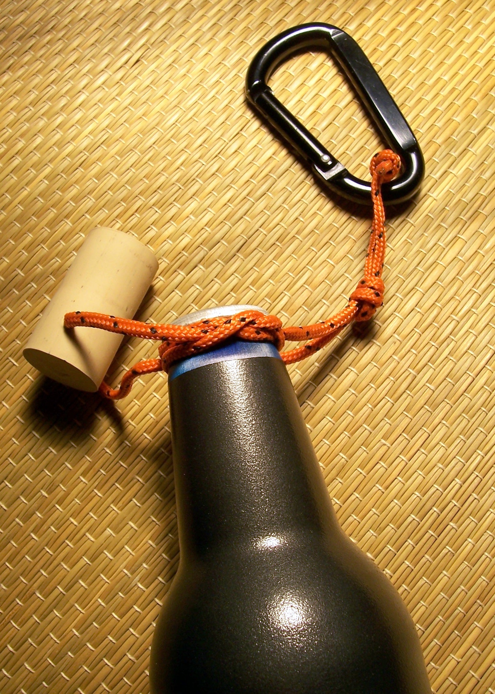 Carry Any Bottle With A JUG KNOT Handle 16 Steps with Pictures carry-any-bottle-with-a-jug-knot-handle-16-steps-with-pictures