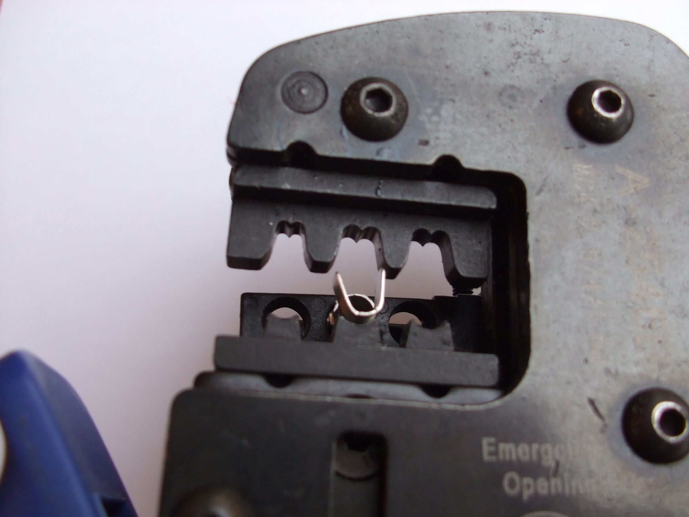 MC4 Solar Connectors : 8 Steps - Instructables