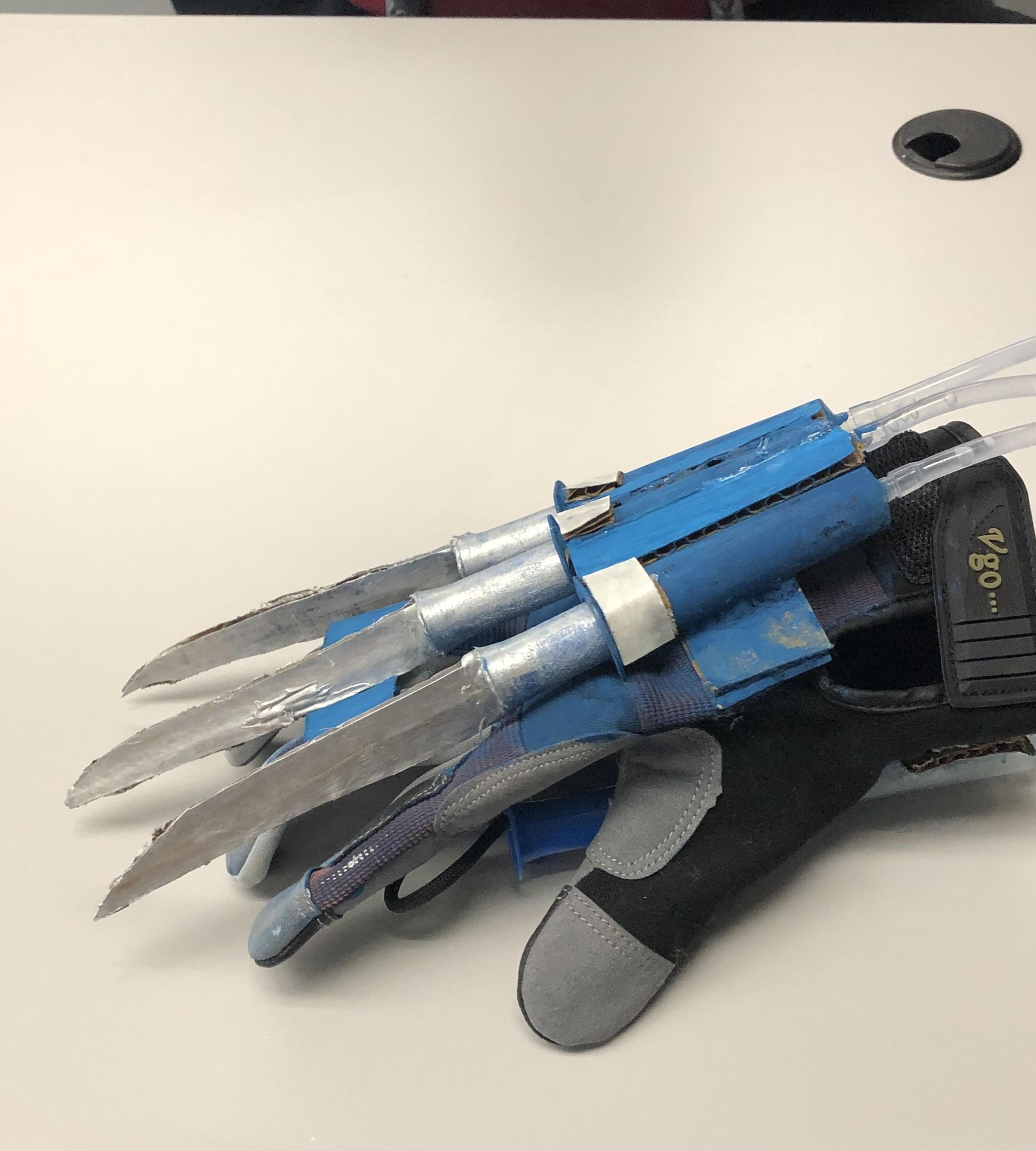 Hydraulic Extendable Wolverine Claws : 4 Steps (with Pictures ...