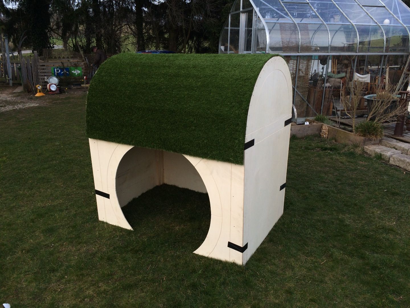 Hobbit Playhouse : 10 Steps (with Pictures) - Instructables