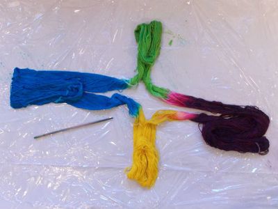 How to Dye Self Striping Yarn (without Special Tools!) : 4 Steps (with ...