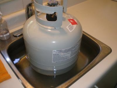 Refill Disposable Propane Tank From a Standard BBQ Cylinder : 9 Steps ...