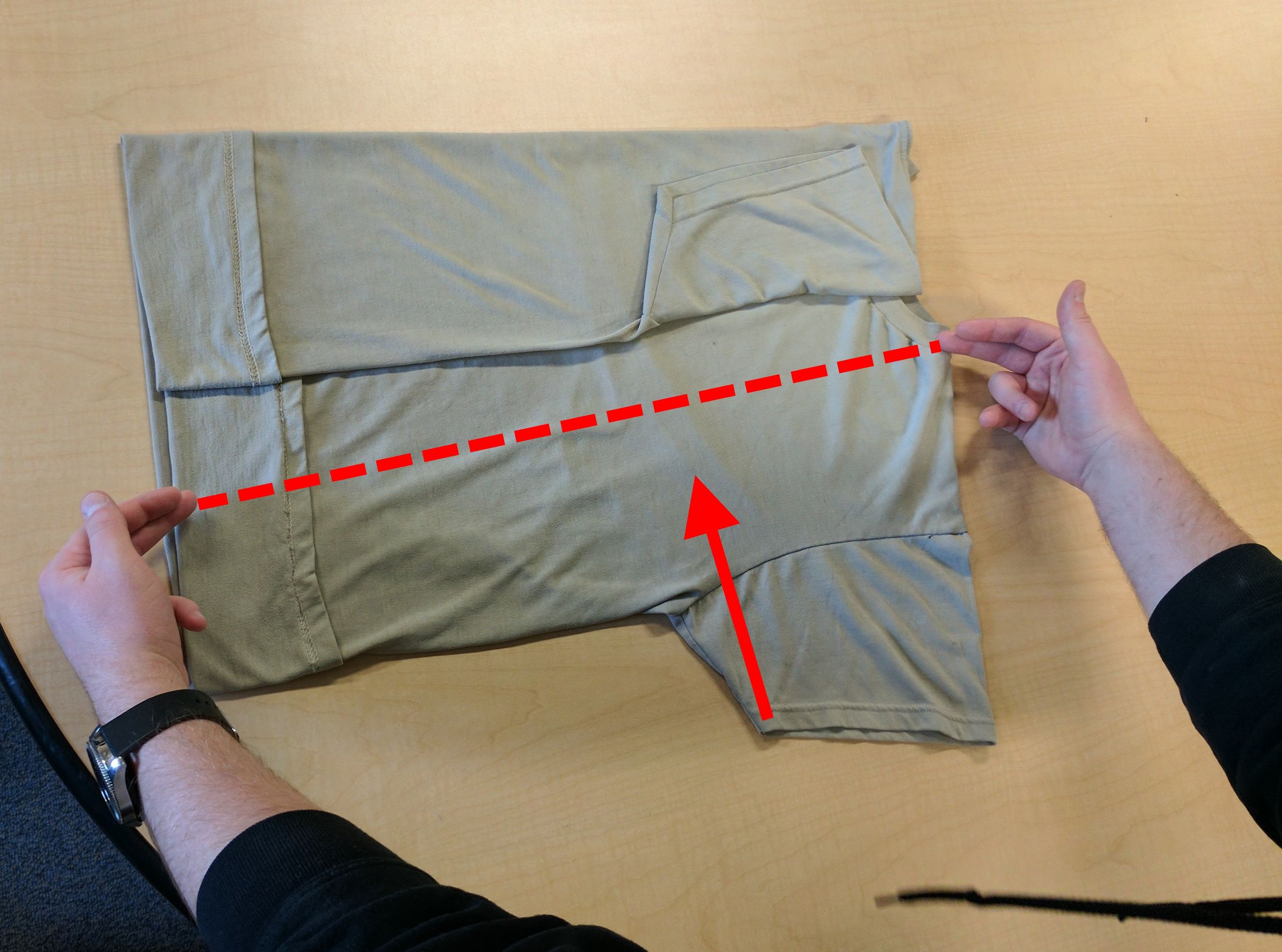 How to Ranger Roll a T-Shirt : 11 Steps (with Pictures) - Instructables