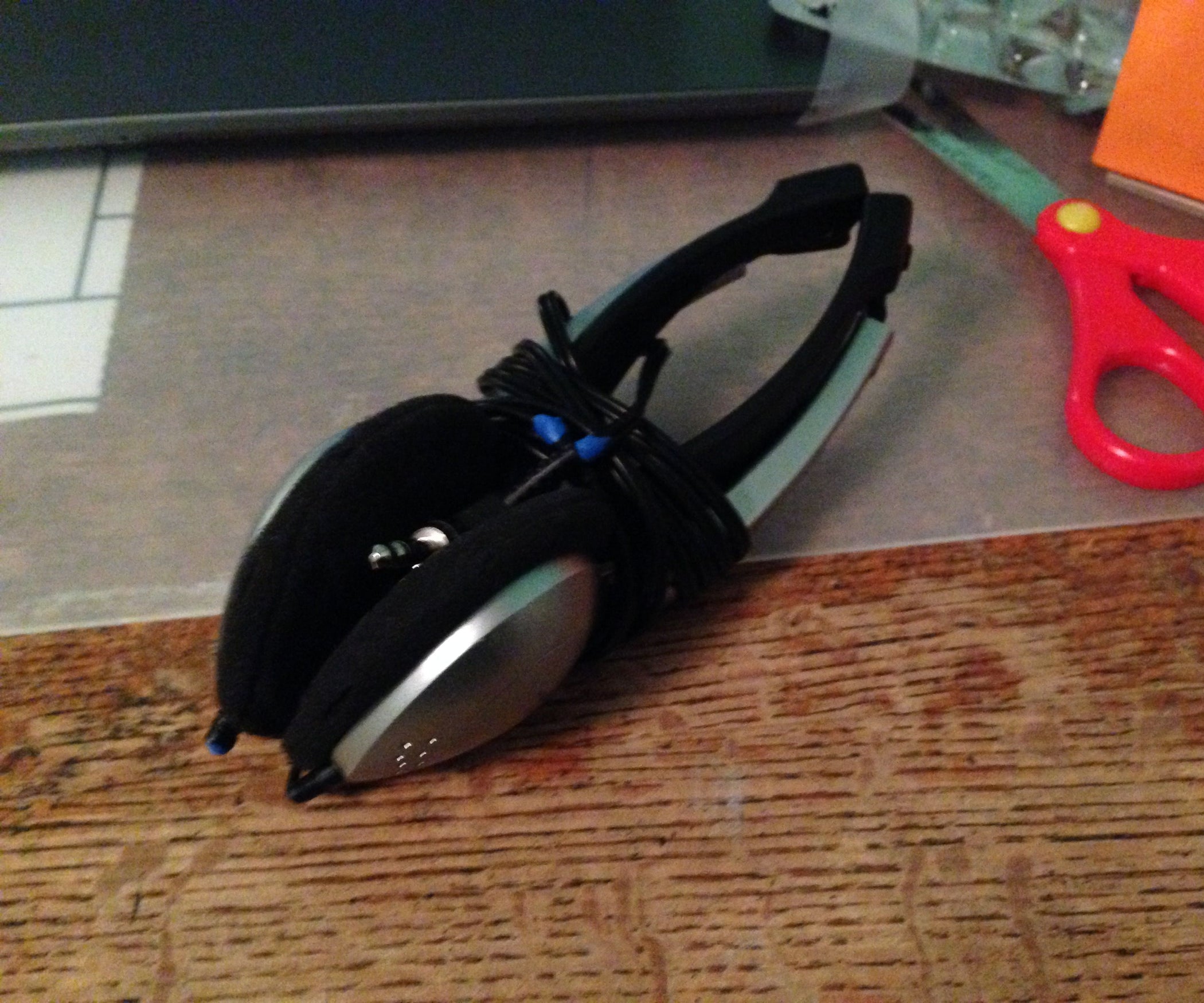 How to Fix Un-fixable Headphones : 5 Steps (with Pictures) - Instructables