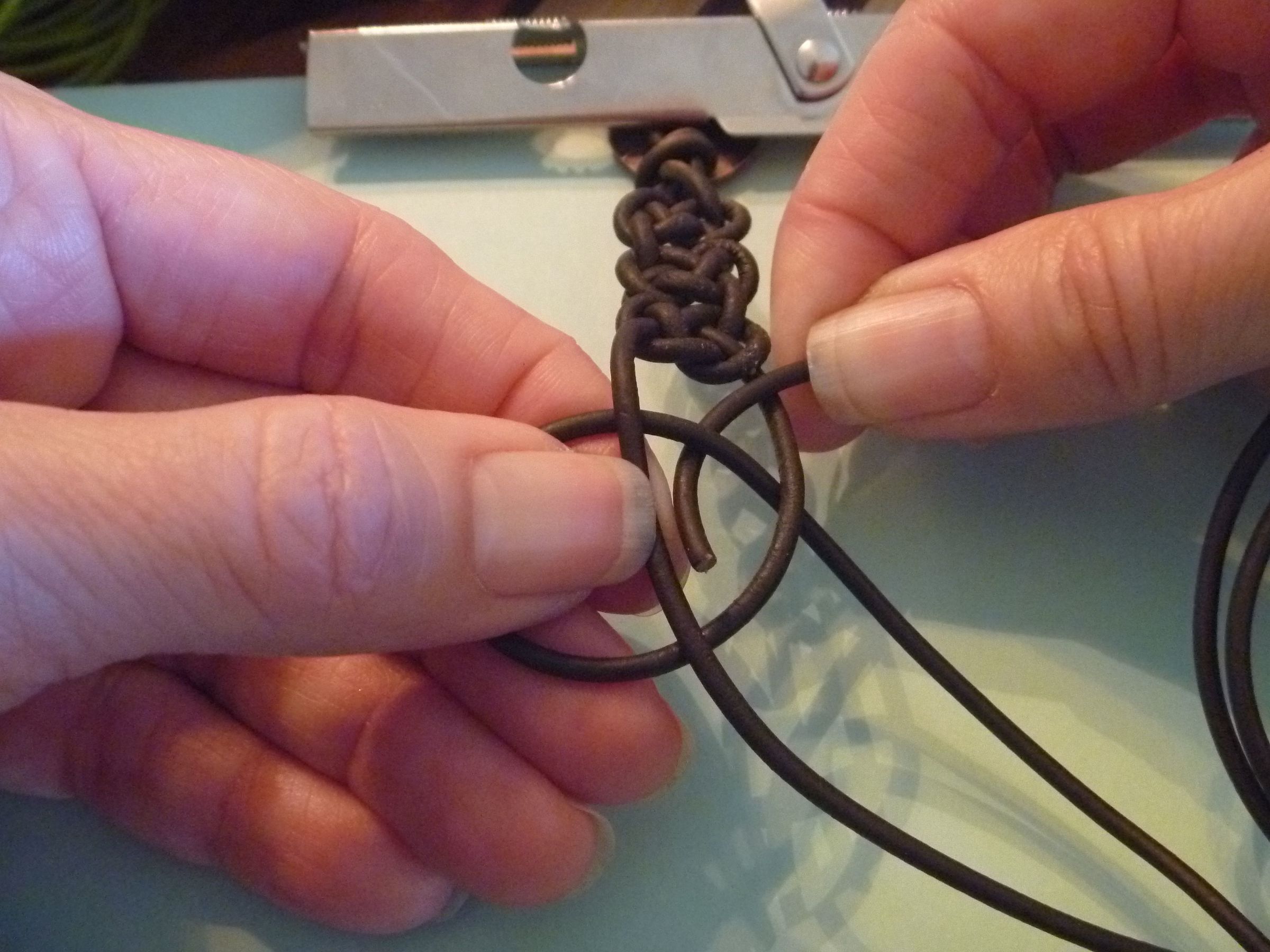 Celtic Knot Macrame Bracelet : 9 Steps (with Pictures) - Instructables