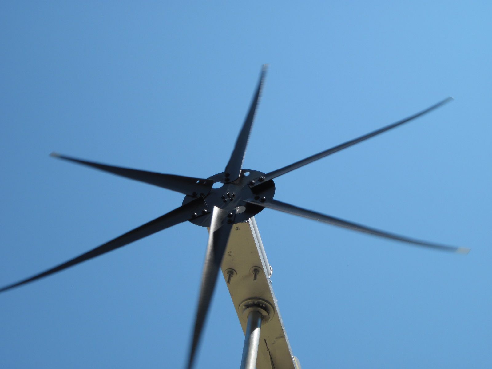 Small Wind Powered Generator : 9 Steps (with Pictures) - Instructables