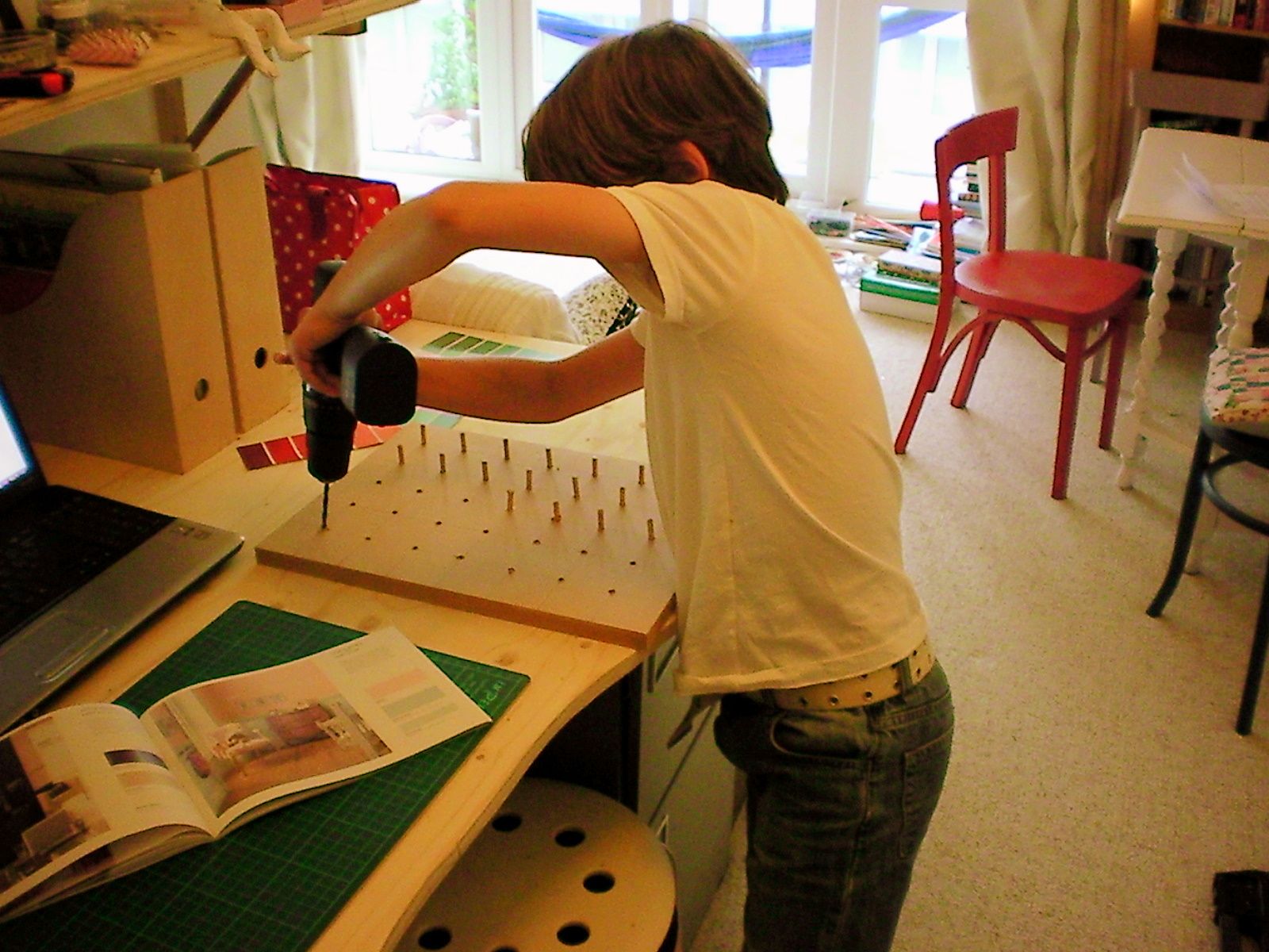 How to Make a Wooden Spool Thread Holder : 7 Steps - Instructables