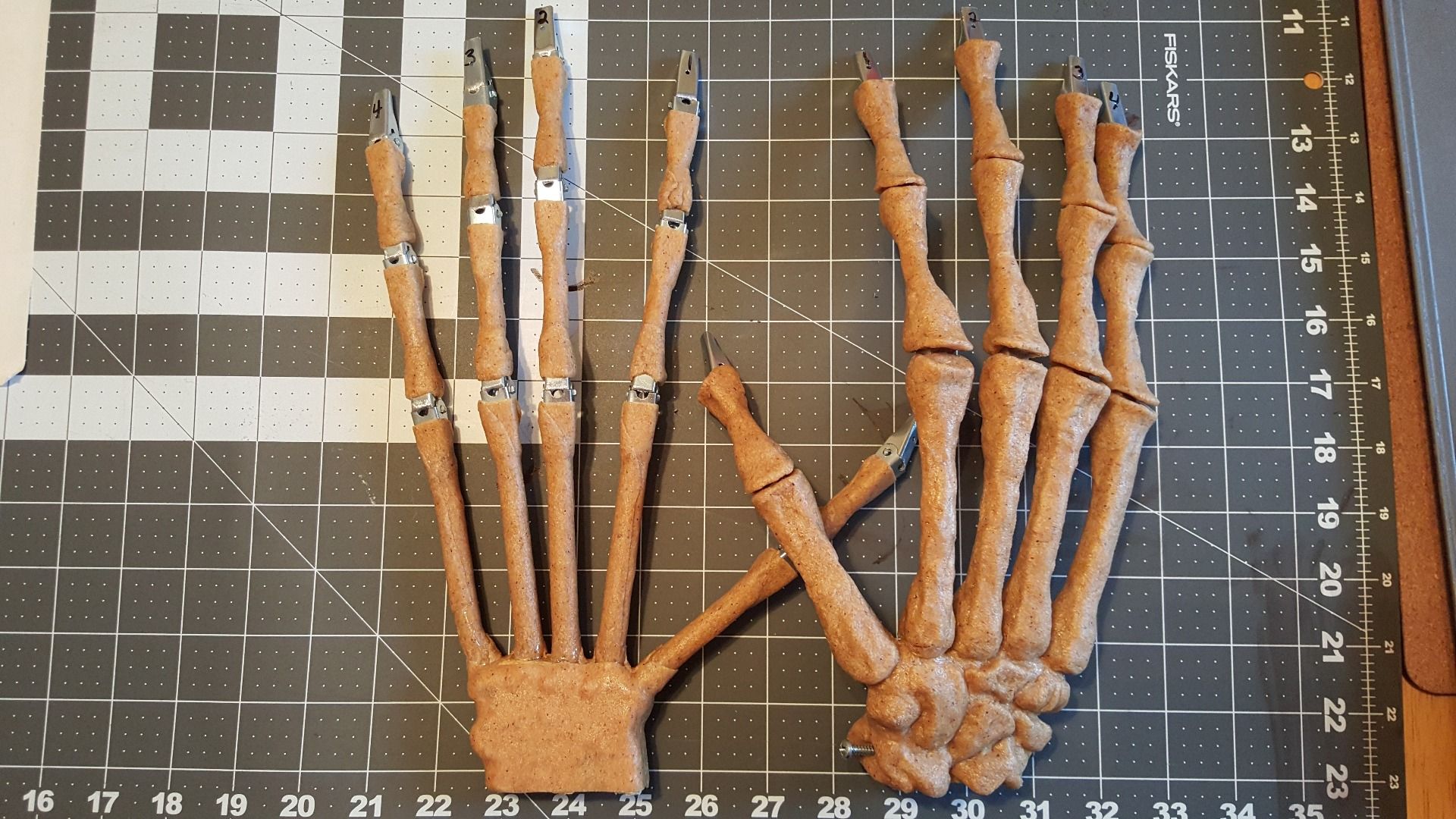 Articulated Skeleton Hand : 7 Steps (with Pictures) - Instructables