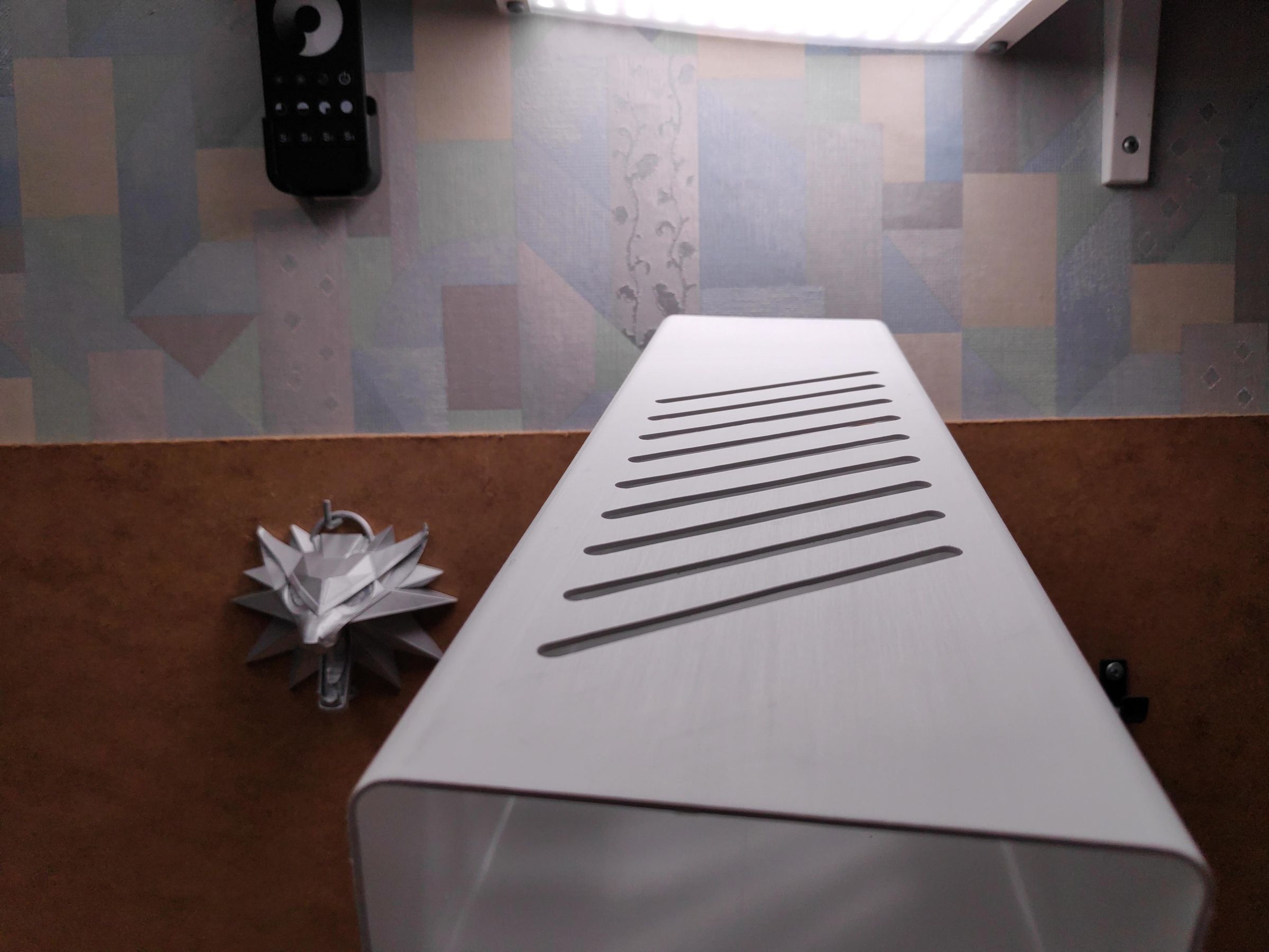 Modern Brushed-Aluminum-Look Tower Lamp (Basic Tools) : 12 Steps (with ...