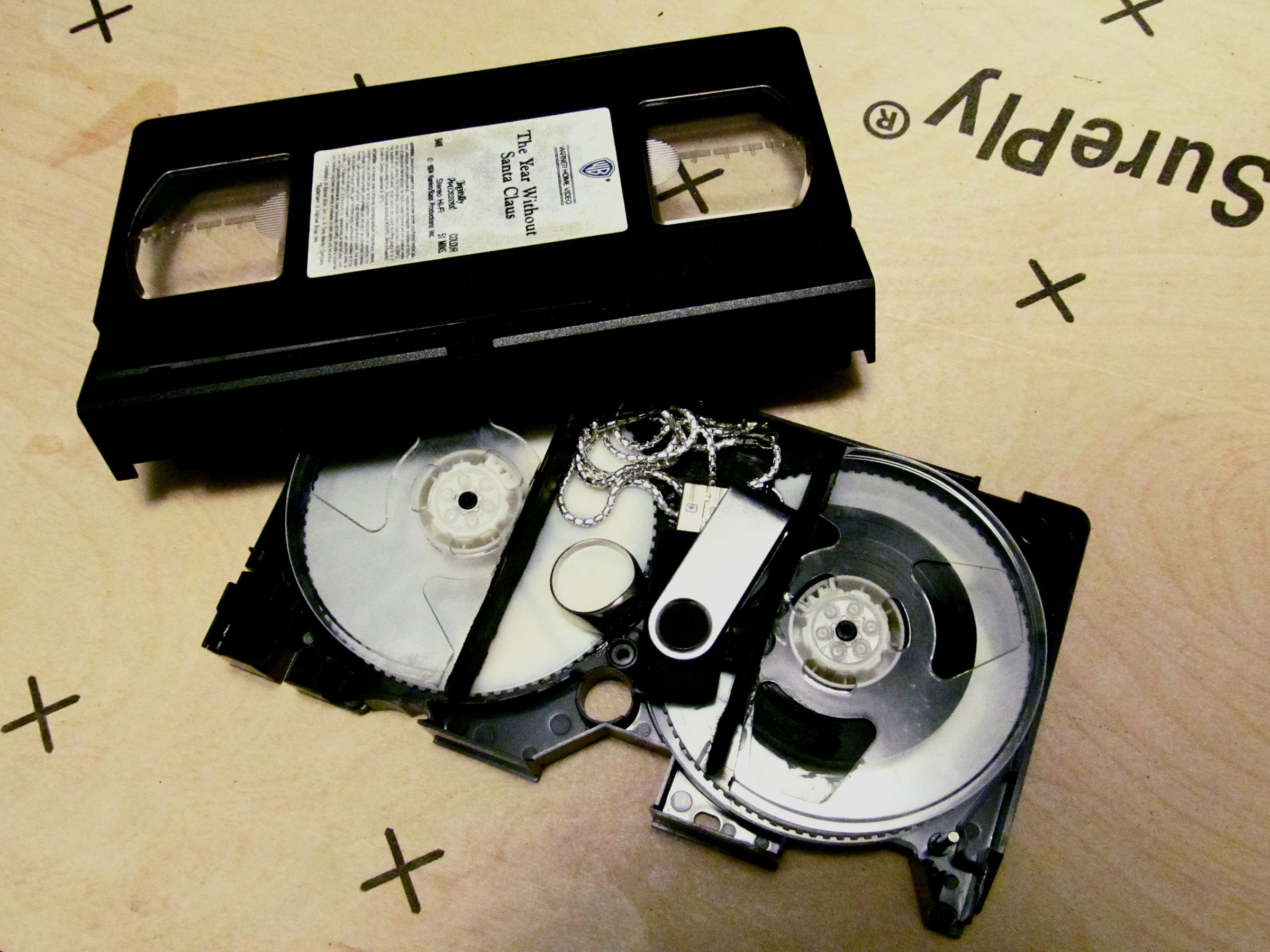 VHS Tape Secret Compartment : 7 Steps (with Pictures) - Instructables