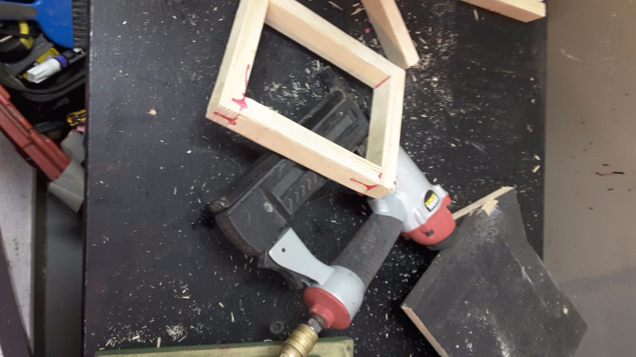 BUDGET SCREENPRINT DIY : 10 Steps (with Pictures) - Instructables