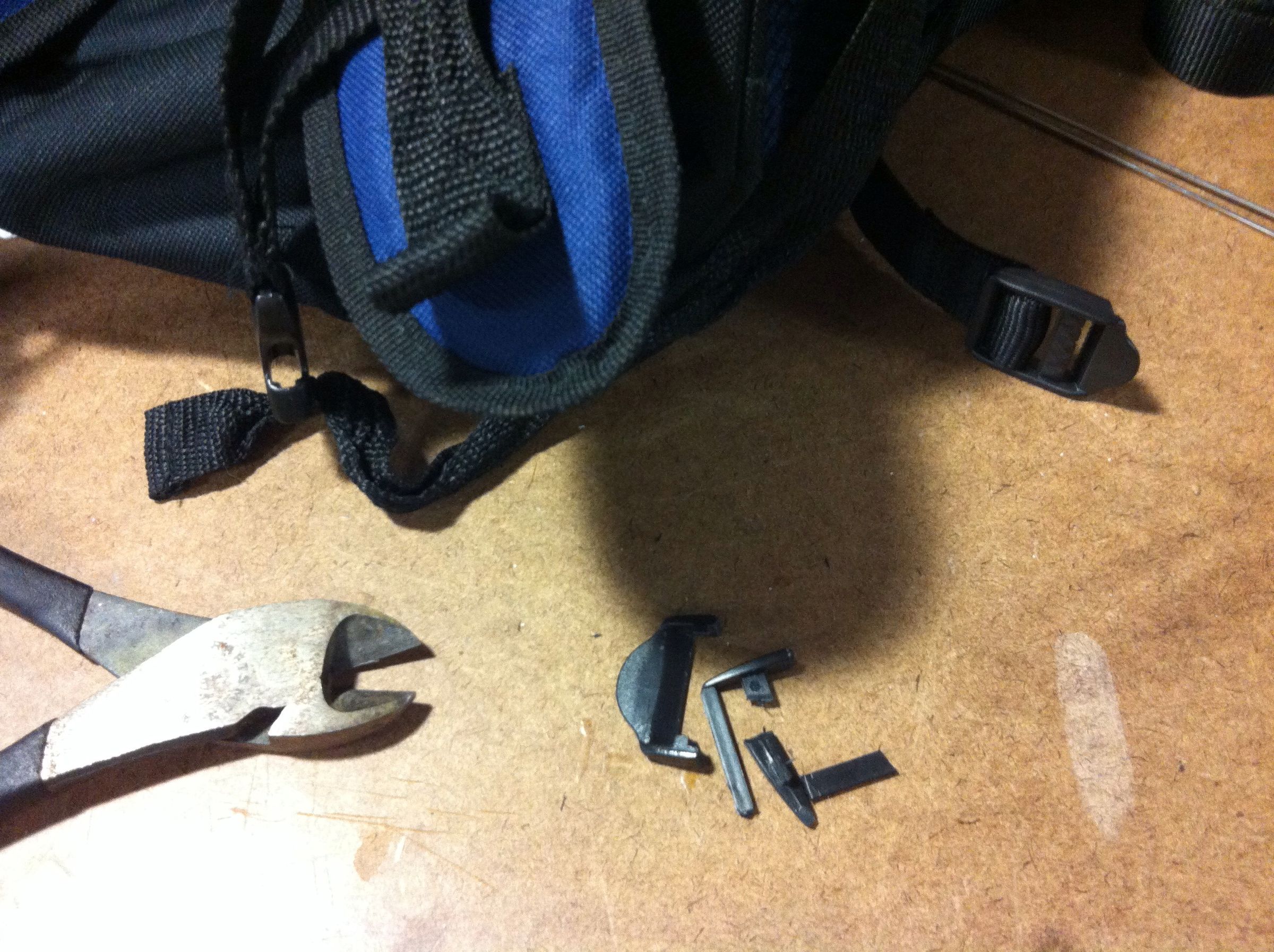 No-Sew Repair of Backpack Buckle : 8 Steps (with Pictures) - Instructables