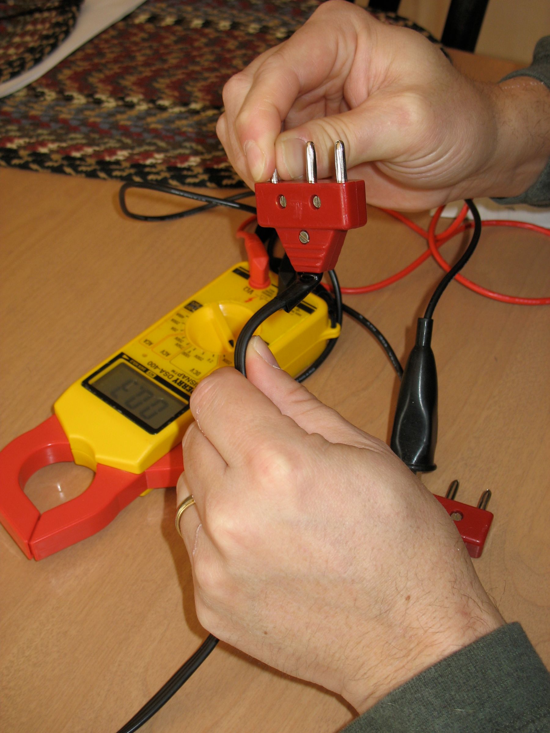 Testing and Repairing an Epee Bodycord : 9 Steps (with Pictures ...