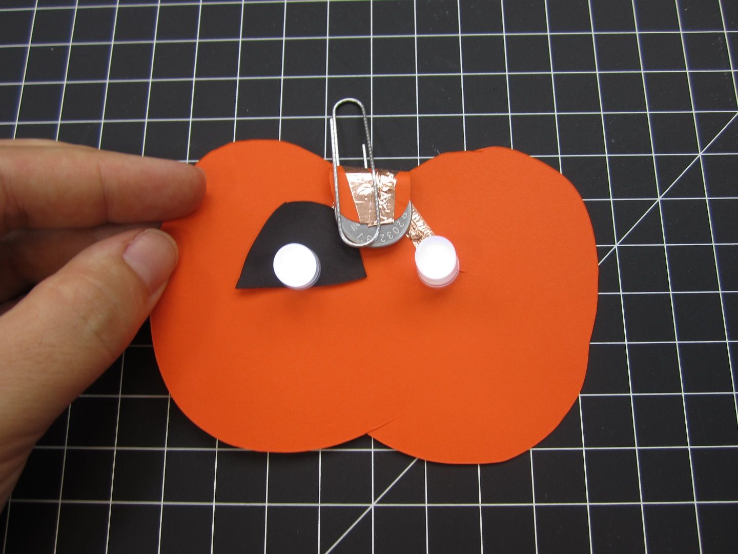 Halloween LED Paper Crafts : 12 Steps (with Pictures) - Instructables