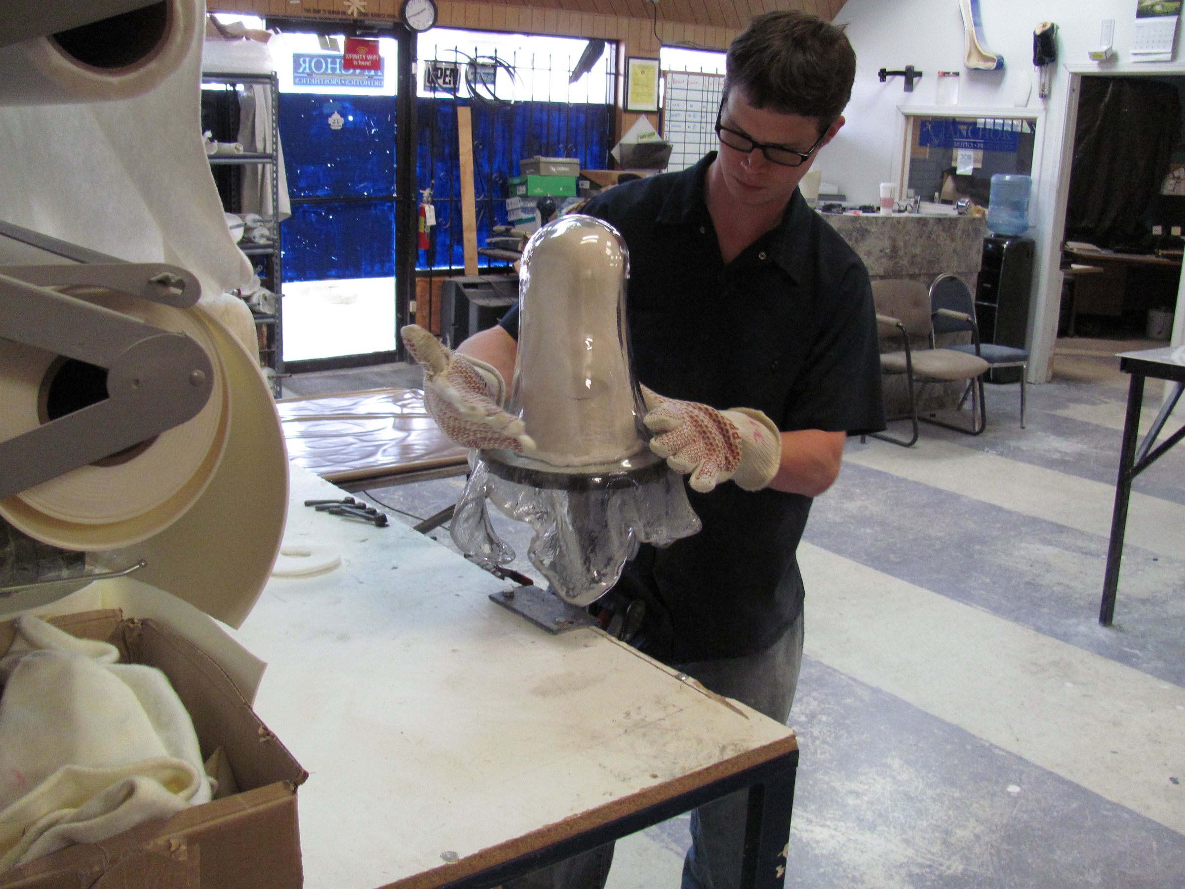How a Prosthetic Leg Is Made! : 5 Steps (with Pictures) - Instructables