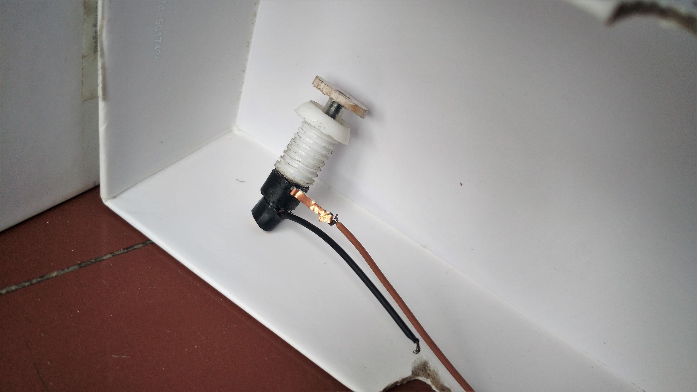 How to Make a Push Button Switch : 7 Steps (with Pictures) - Instructables