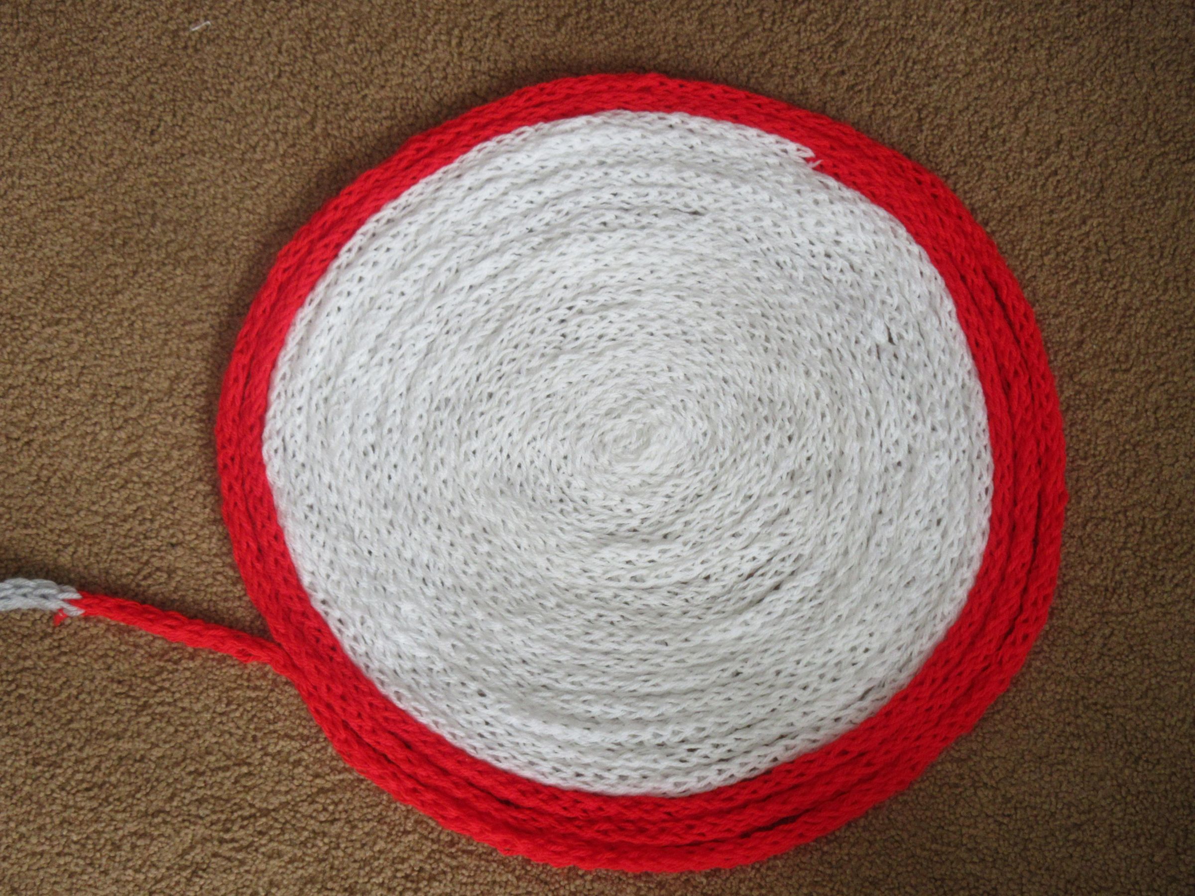 How to Make Your Own French Knitted Rug : 9 Steps (with Pictures ...