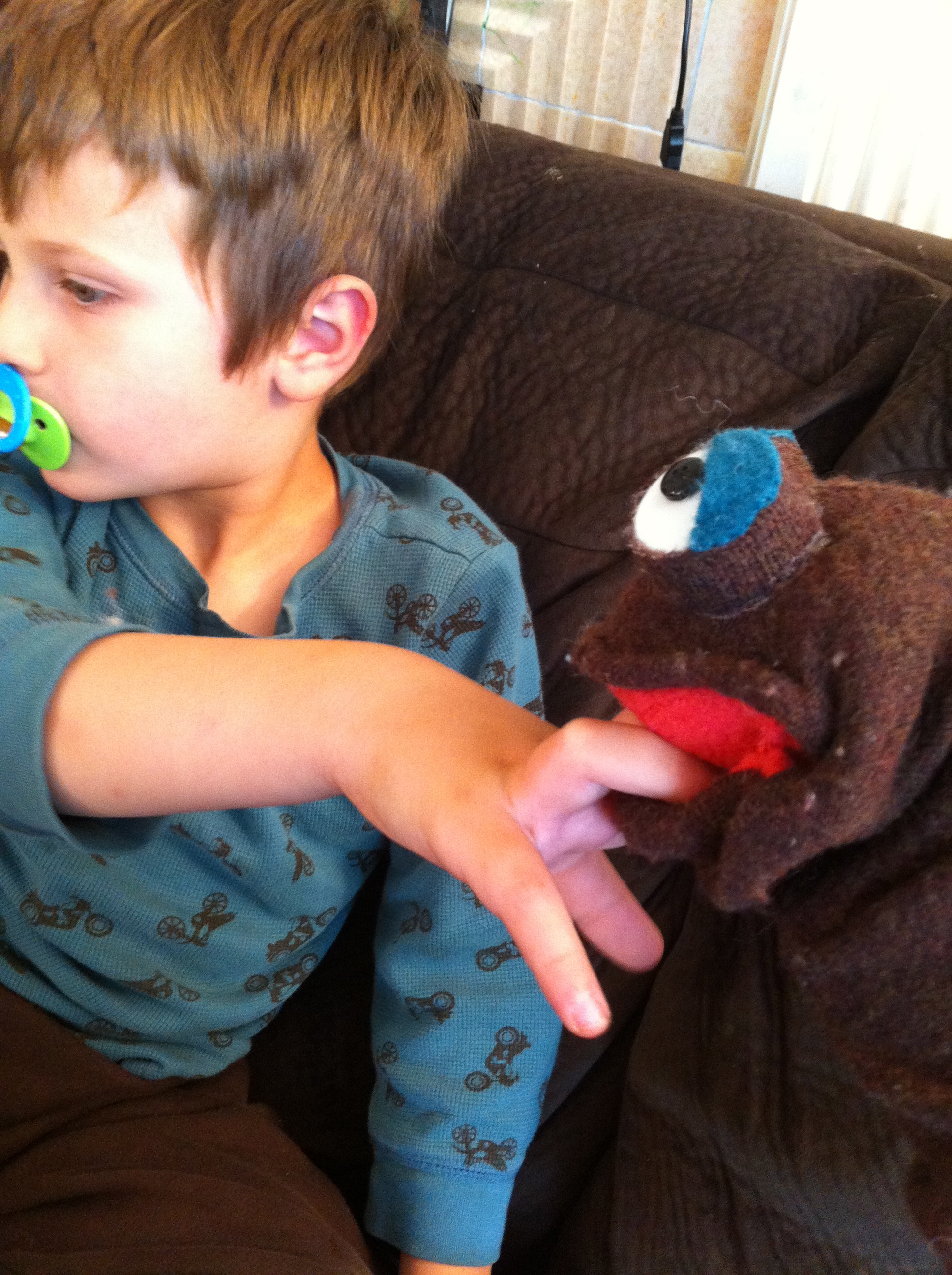 Simple Sweater Puppet : 6 Steps - Instructables