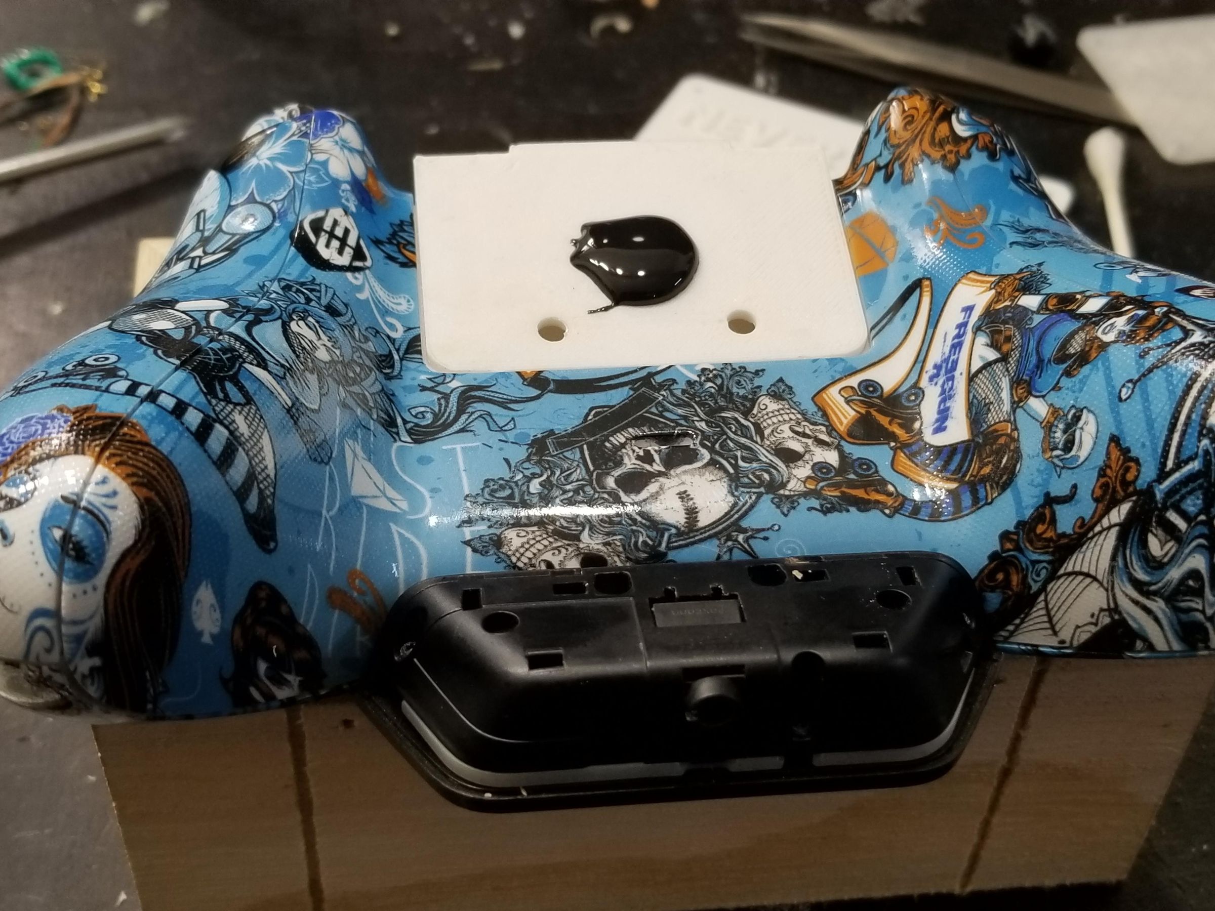 Giant 3D Printed Xbox One Controller Battery Pack : 8 Steps (with ...