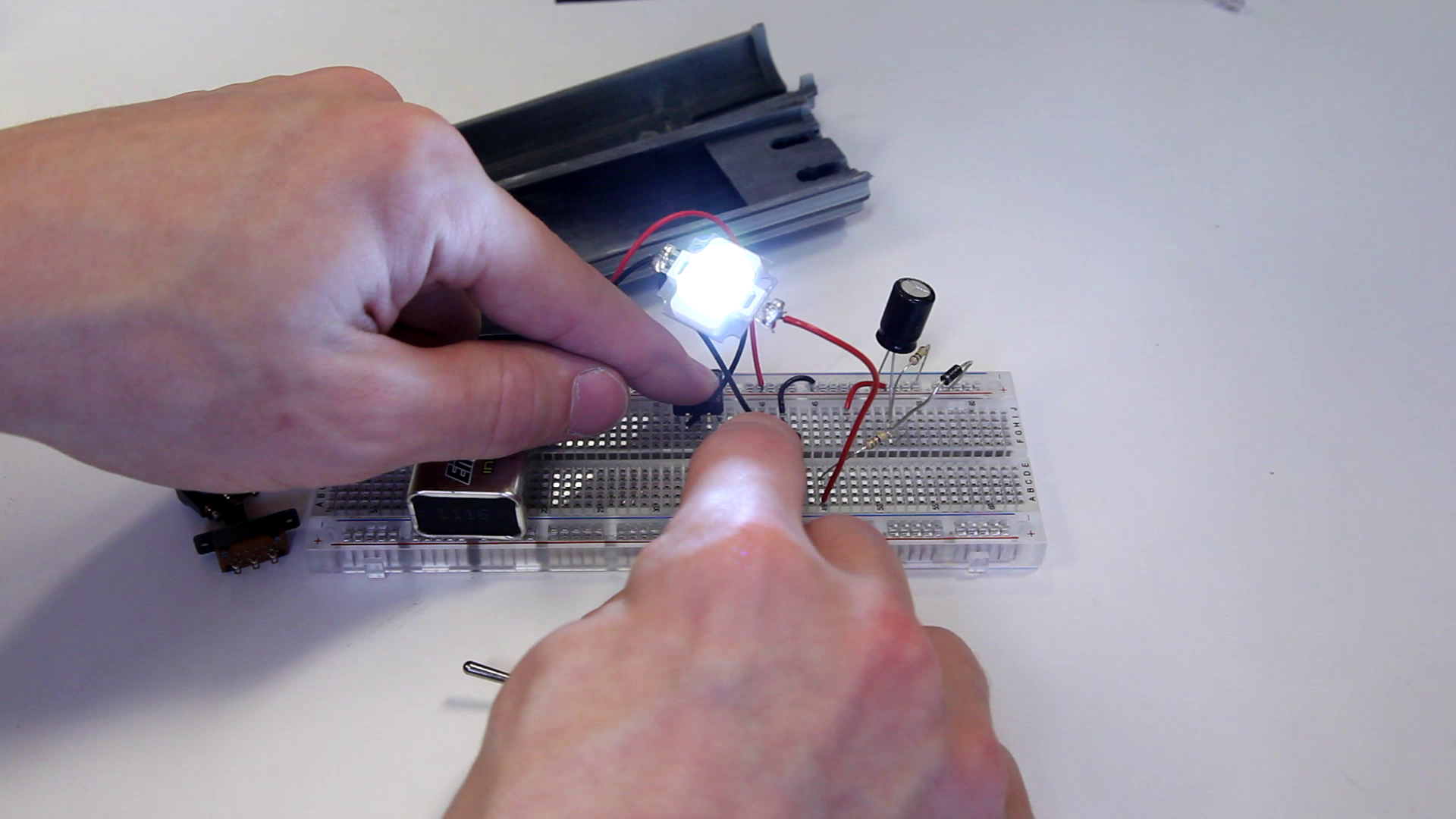 "Worlds Simplest" Neuralizer-build (Men in Black Memory Eraser) : 10 ...