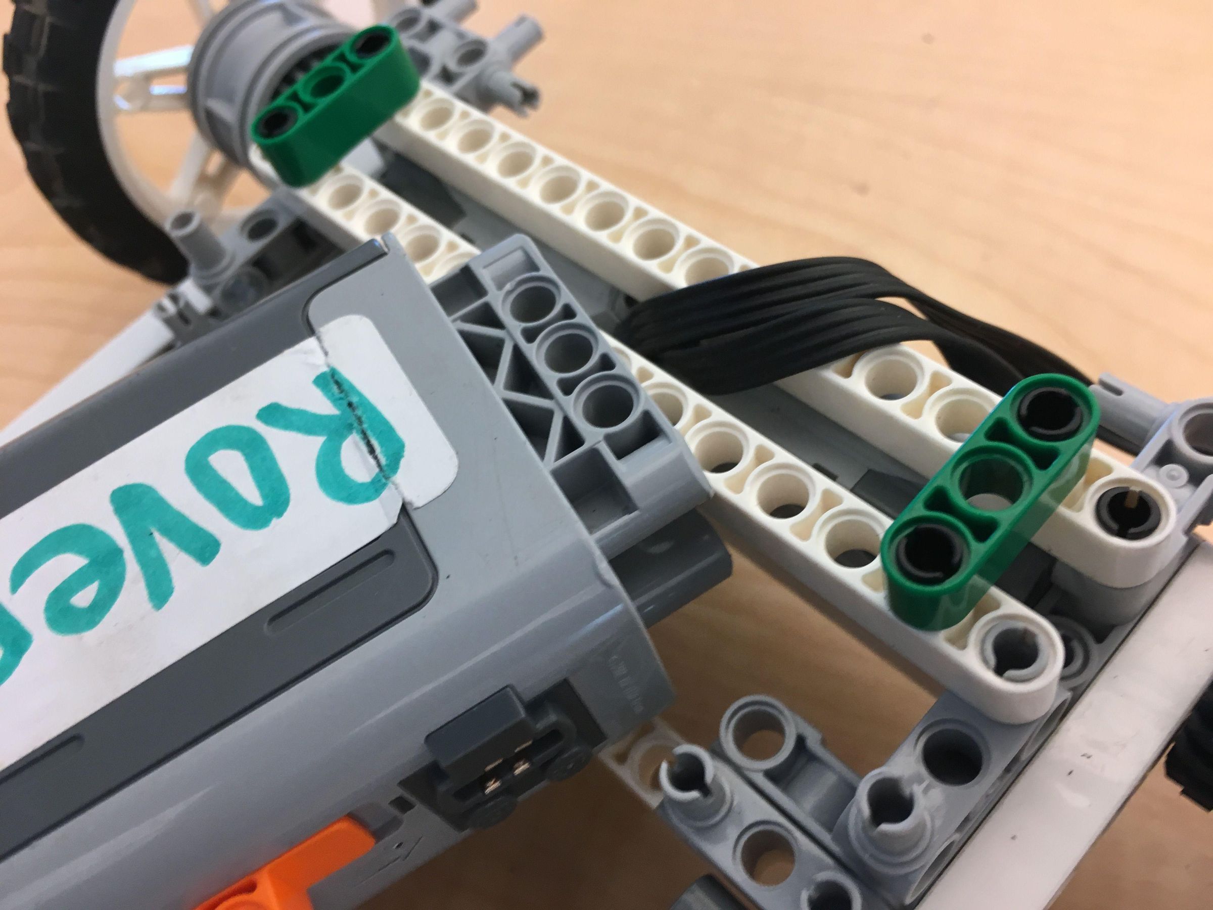 Lego BattleBot: the Dustpan! : 17 Steps (with Pictures) - Instructables