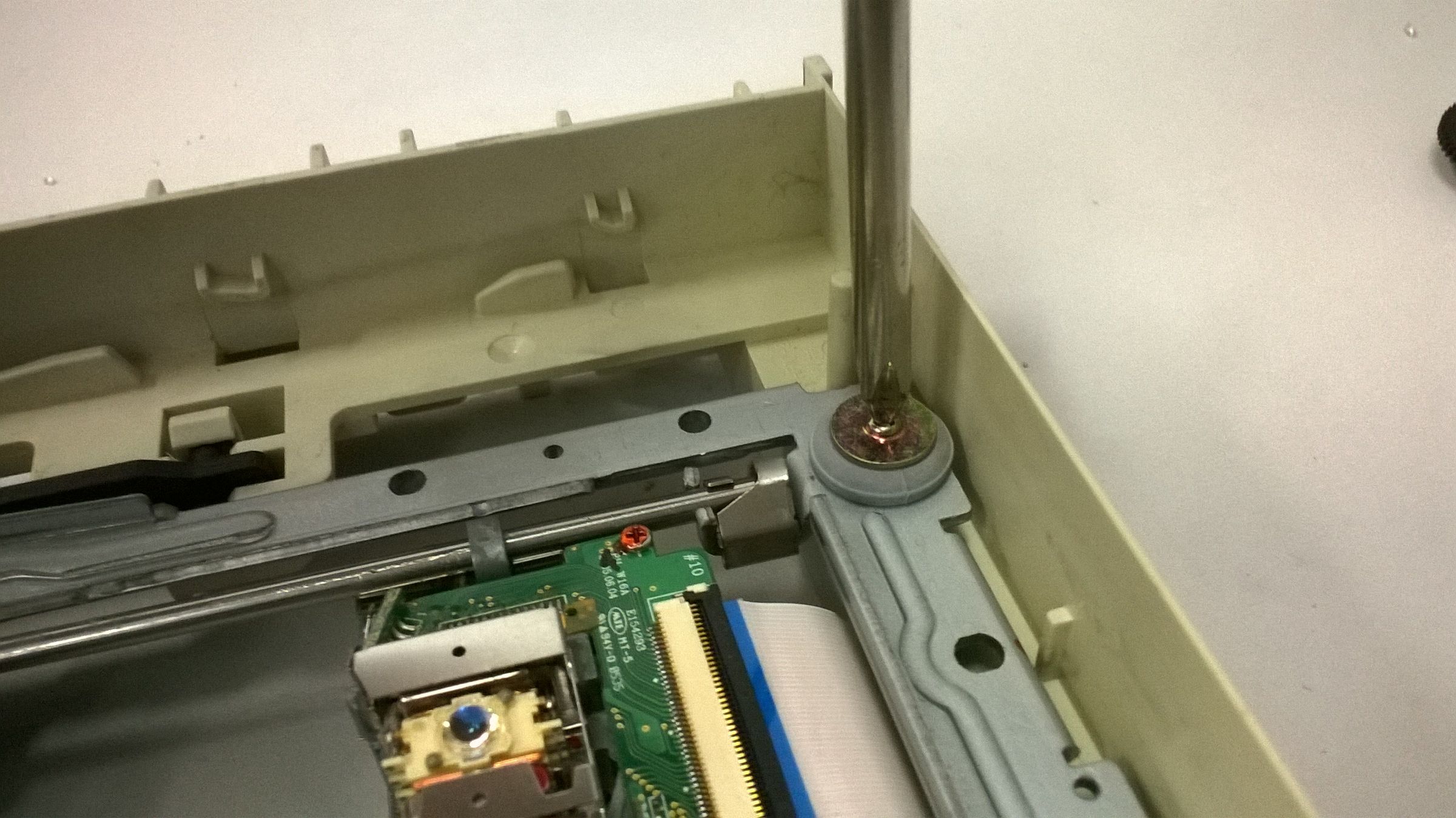 Disassembling a CD/DVD Reader and Reusing Its Parts : 12 Steps (with ...