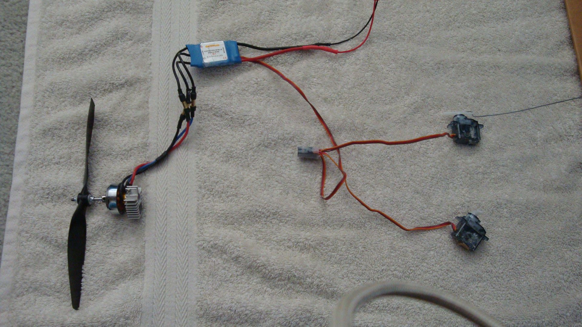 The Flying Gyro Stabilized VTOL Cardboard Box : 6 Steps (with Pictures ...