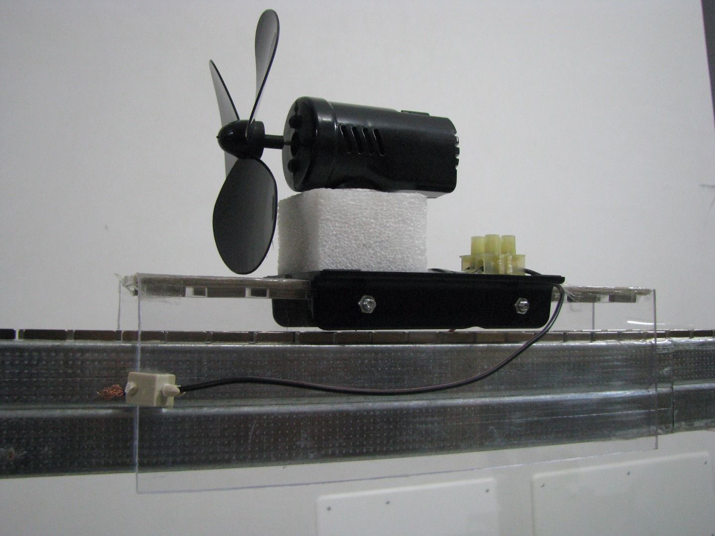 MAGLEV Magnetic Levitation Train Model - Instructables