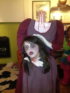Headless Woman Holding Head Costume : 4 Steps (with Pictures ...