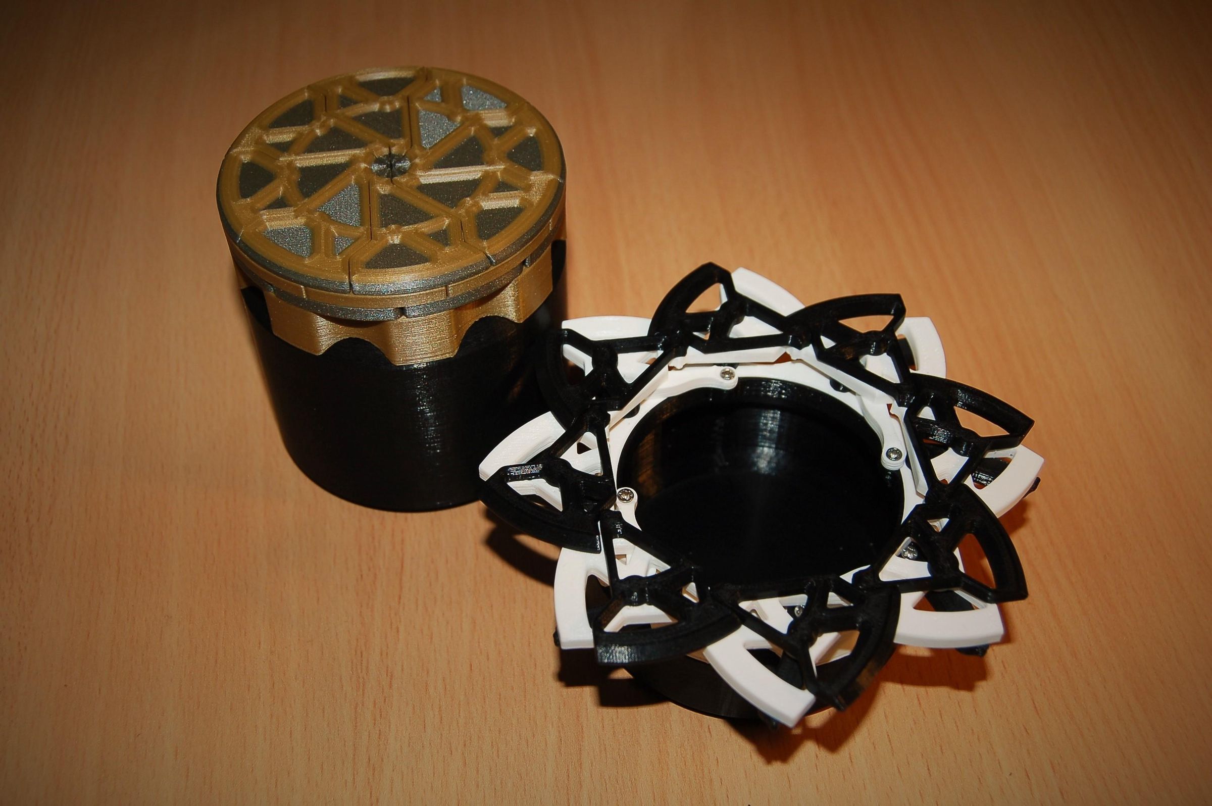 Decorative Iris Box Guide : 11 Steps (with Pictures) - Instructables