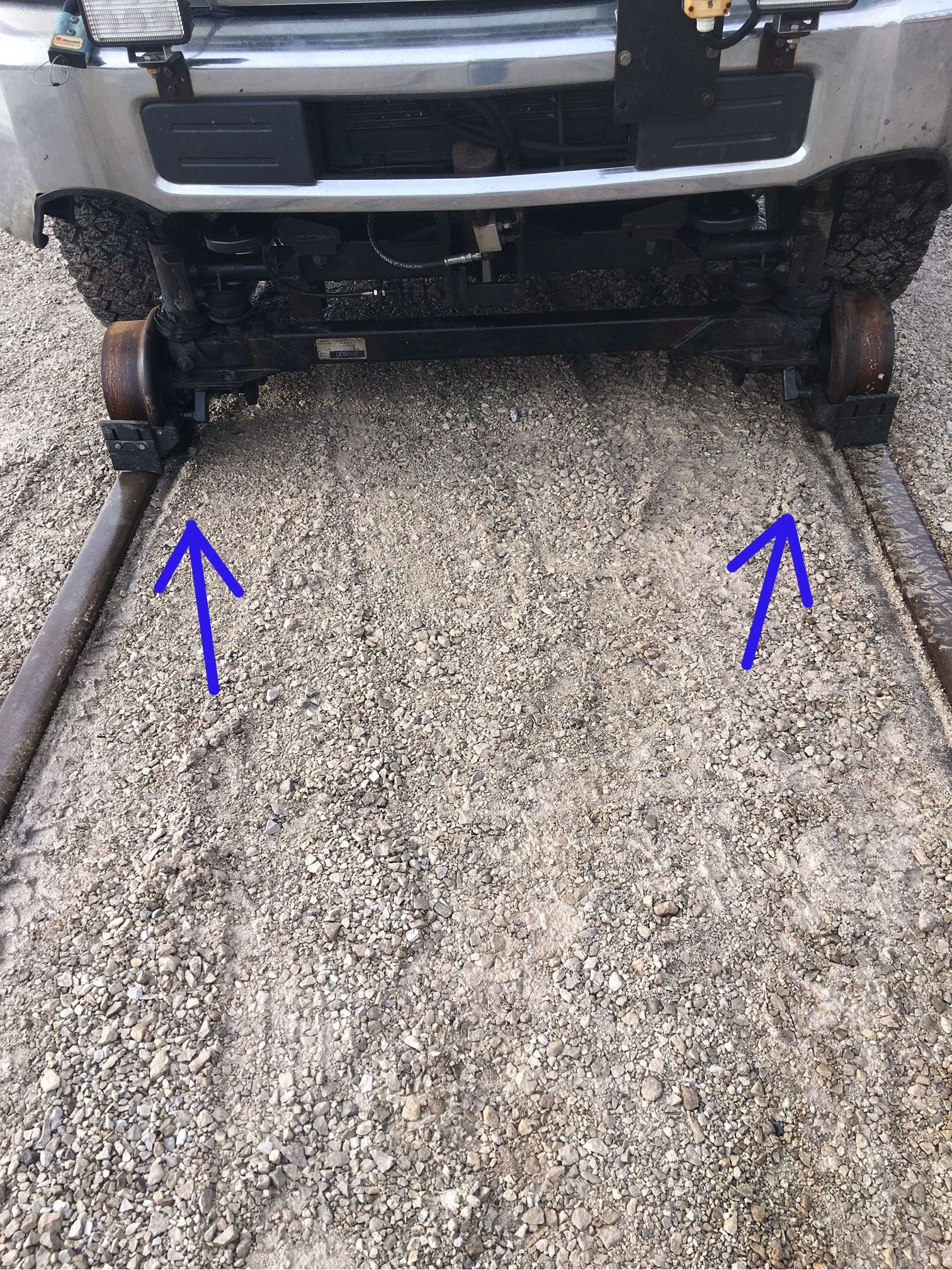 How to Set a Railroad Hi-rail Vehicle on the Track : 10 Steps (with ...
