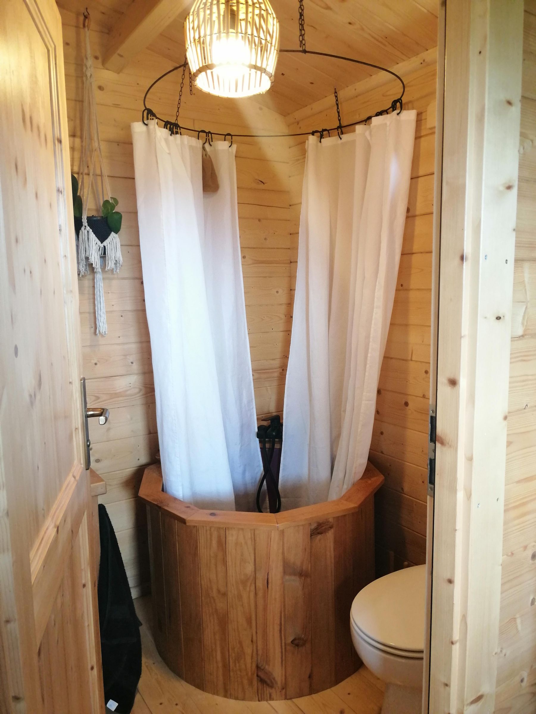 DIY Wooden Bathtub : 7 Steps (with Pictures) - Instructables